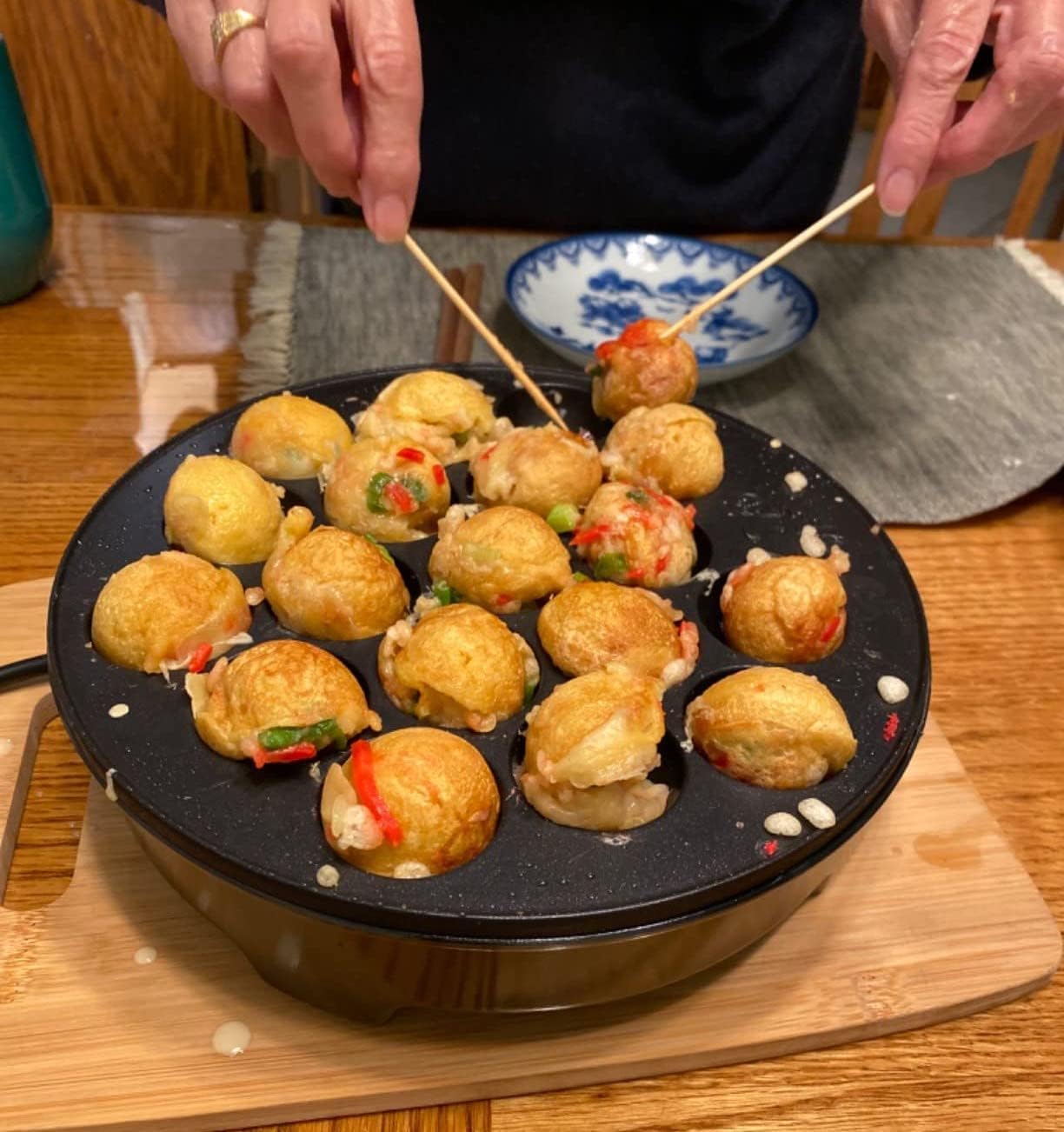 KZU 18-Hole Takoyaki Maker, 700W Electric Octopus Ball Pan with Decent Temperature Control, Non-stick Takoyaki Pan, Non Stick Cake Pop Pan