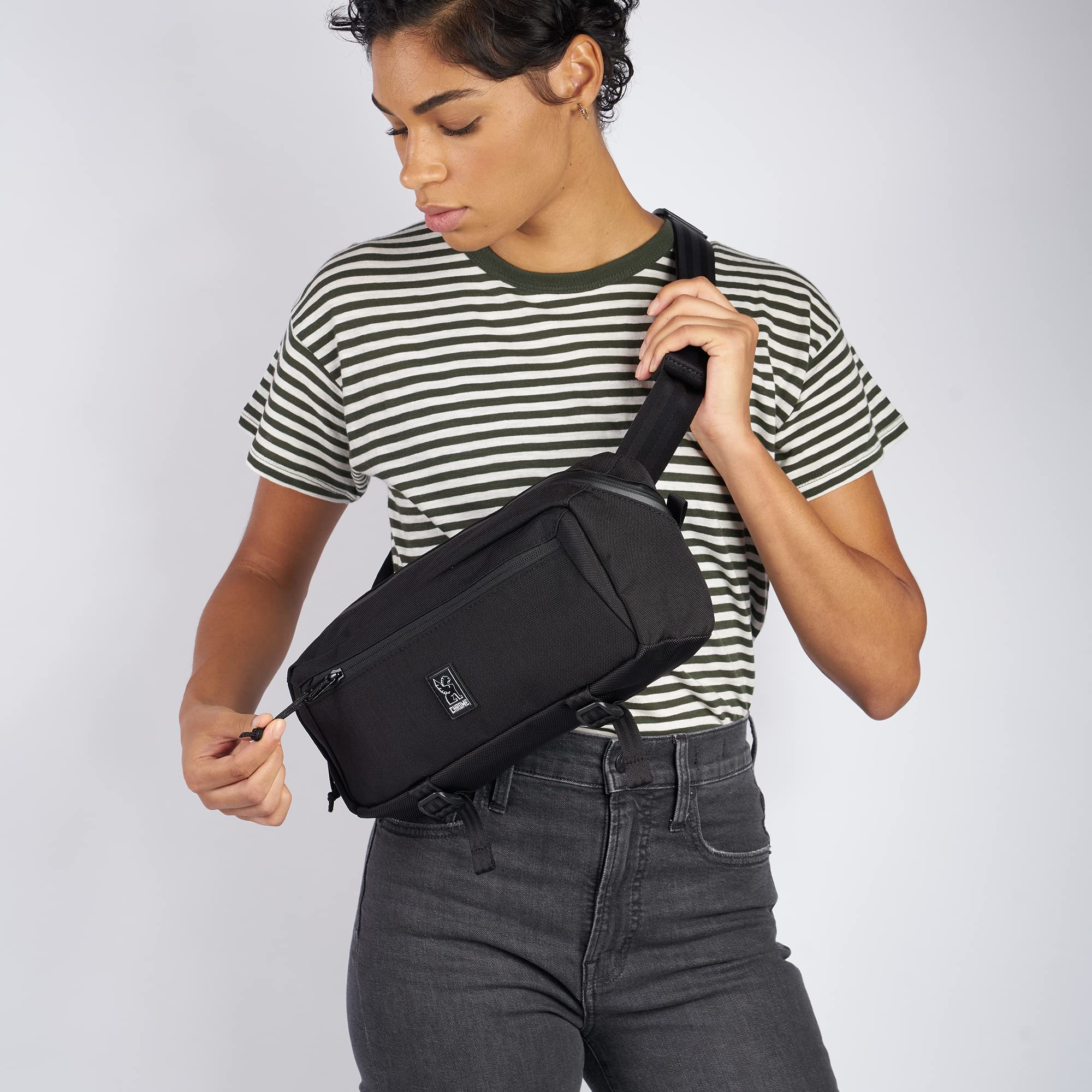 Chrome Industries Mini Kadet Sling Bag, Messenger Crossbody Bag for Men and Women, Padded Rear U-lock Holster, Zip Front Pocket, 5 L, Black