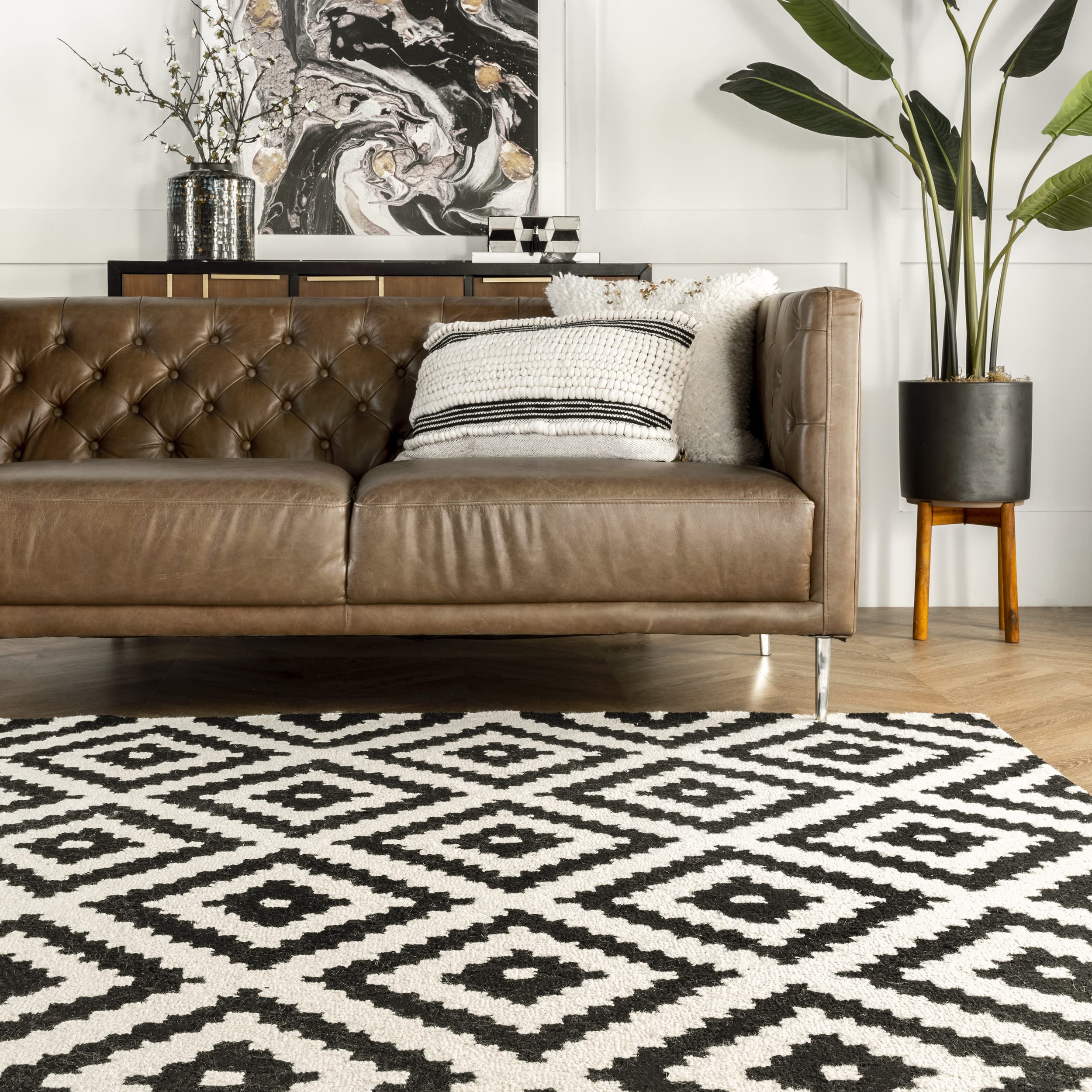 nuLOOM Kellee Hand Tufted Geometric Wool Runner Rug, 2' 6" x 8', Black