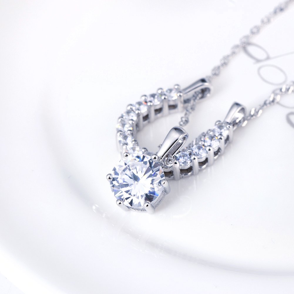 DAOCHONG Elegant 925 Sterling Silver Cubic Zirconia Horseshoe Pendant Necklace for Women Horse Lover, 18 inch Chain