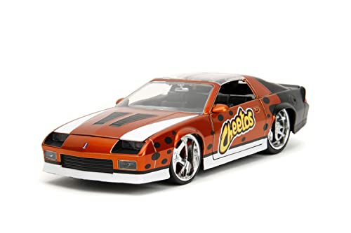 Jada Toys Cheetos 1:24 1985 Chevy Camaro Z28 Die-Cast Car & 2.75" Chester Cheetah Figure, Orange