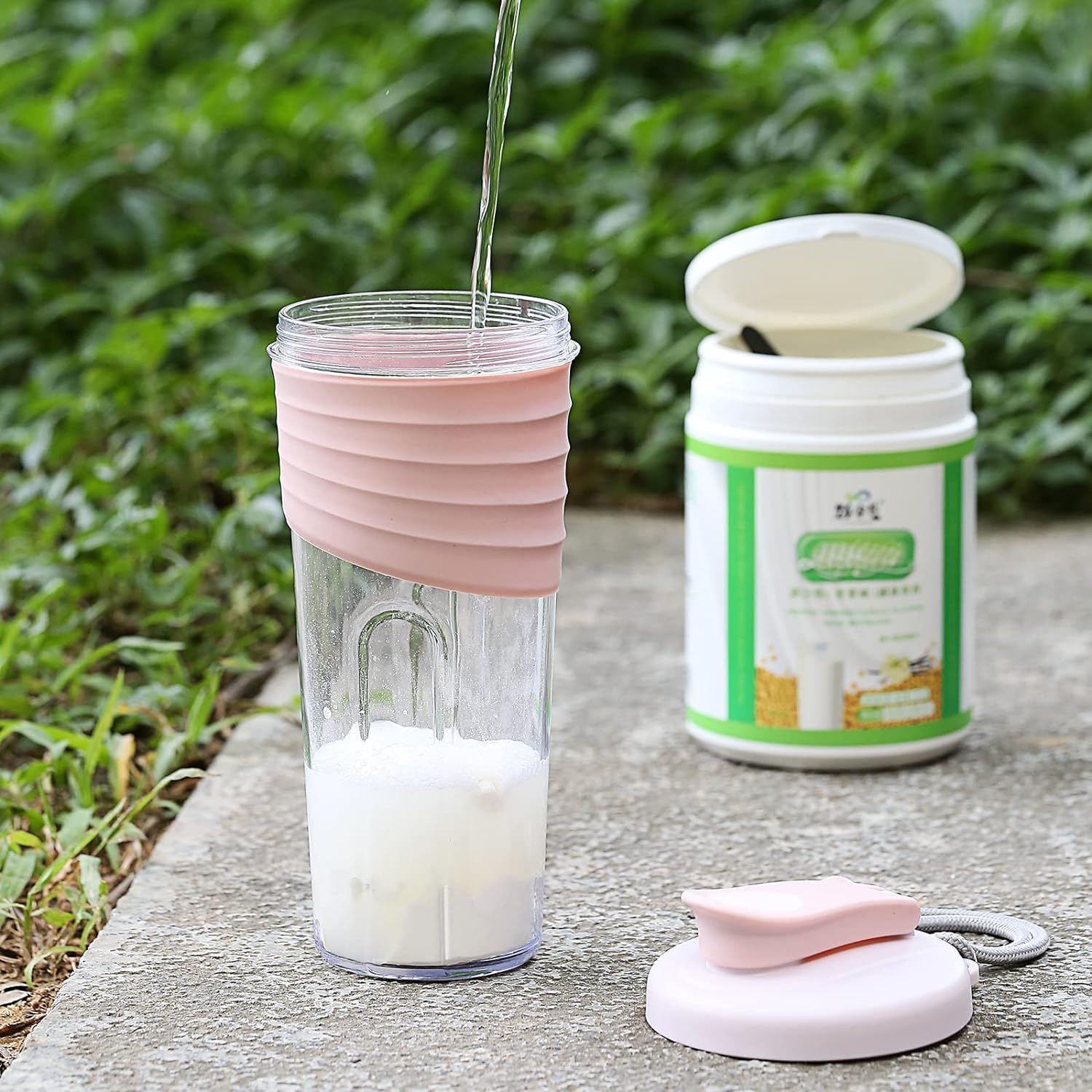 Kuoleopa Shaker Bottle for Protein Mixes,24 oz,Protein Shaker Bottles with Whisk Ball, Mixer Bottle, Protein Bottle,Portable Pre Workout Whey Protein Drink Shaker Cup,Pink