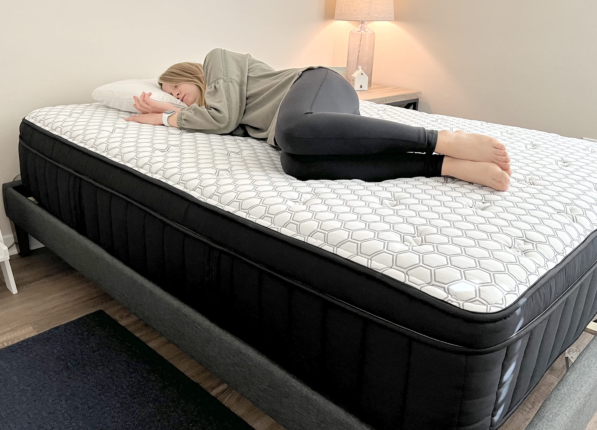 Stratiform 14-Inch Luxury Pillowtop Memory Foam and Innerspring Hybrid Mattress | Made in USA | CertiPUR-US Certified Foam (Cushion Firm, Queen)