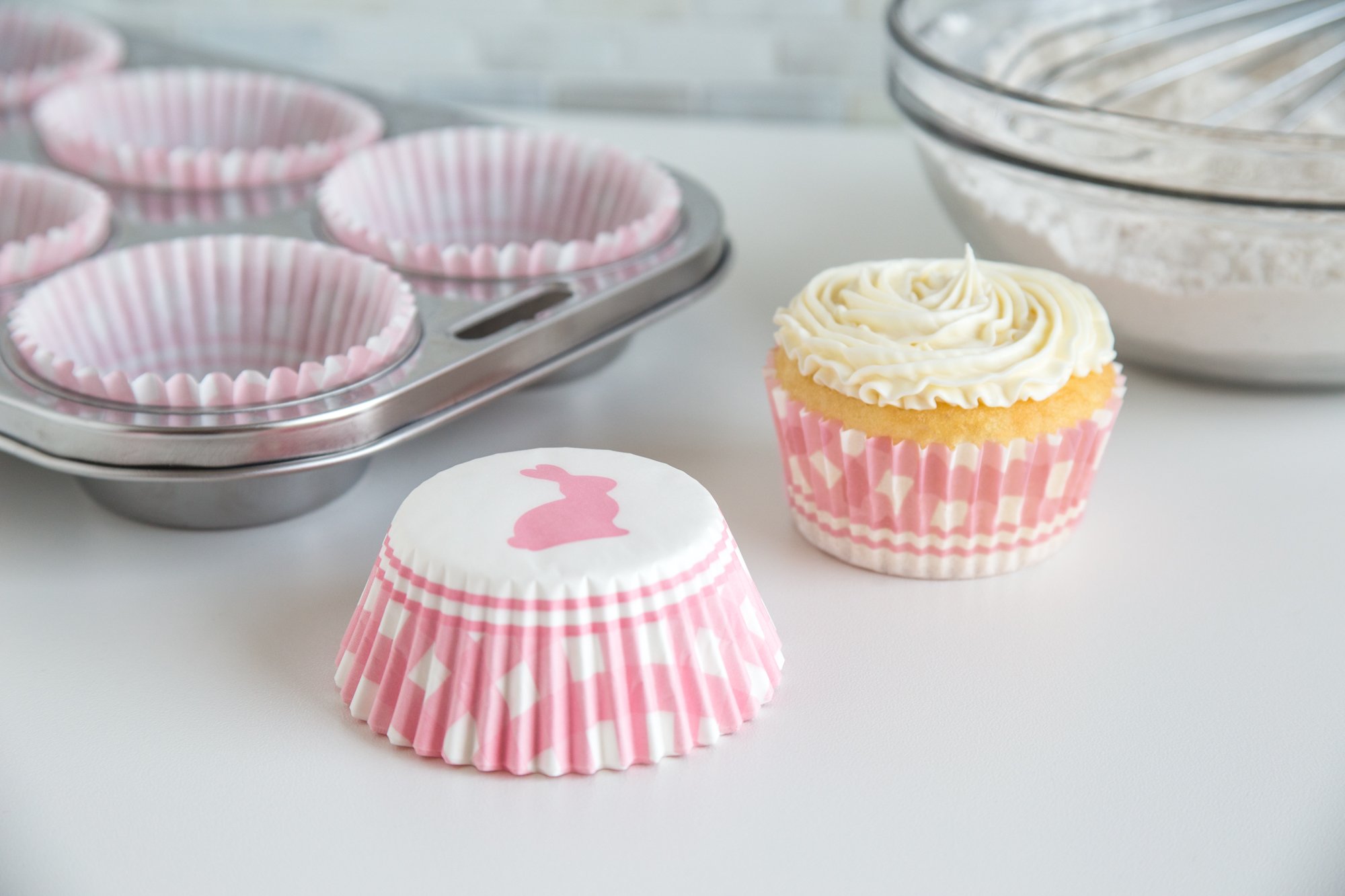 Fox Run Gingham Bunny Bake Cup Set, Standard, 50-Count, Pink