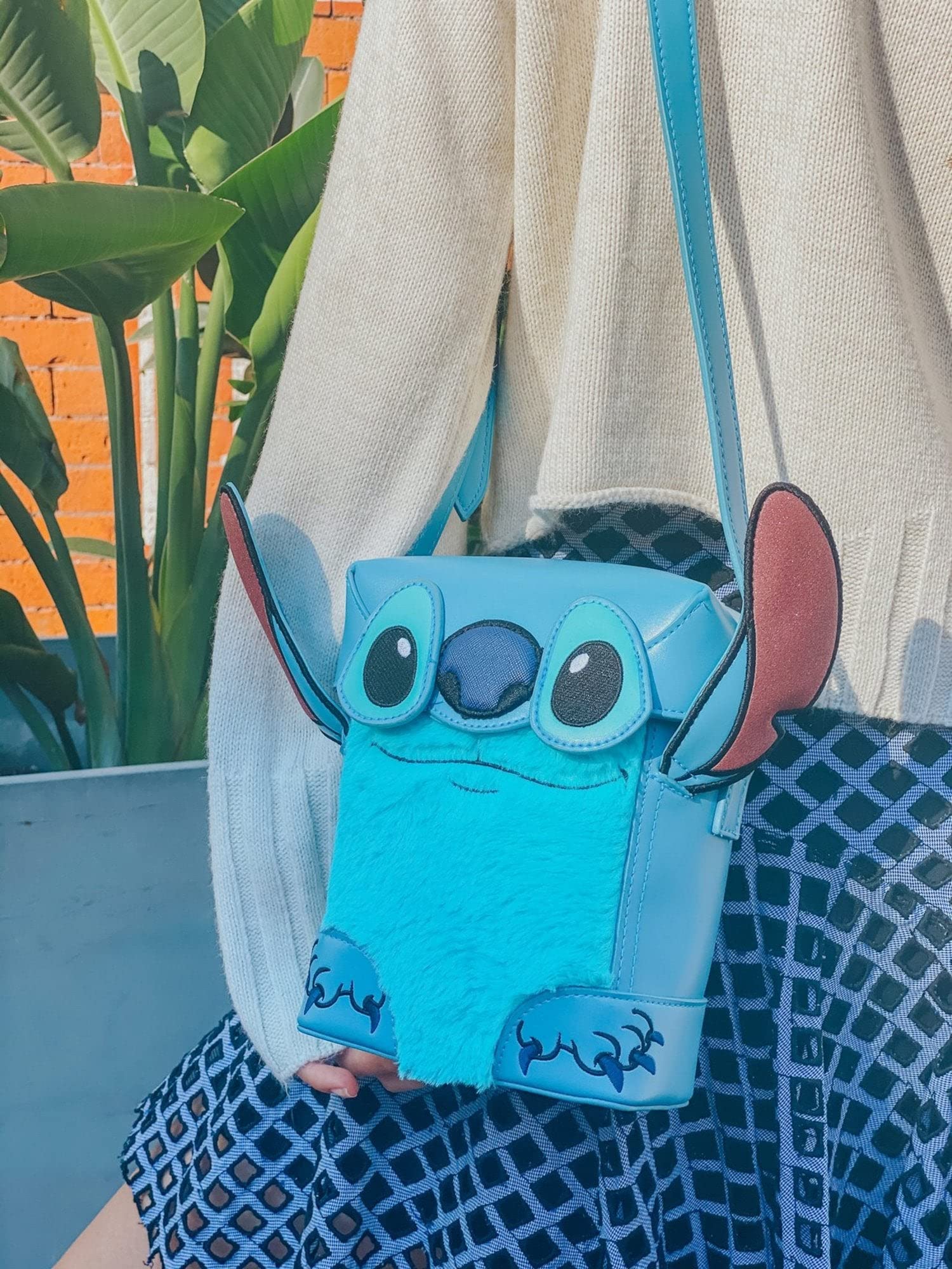 Danielle Nicole x Disney Lilo & Stitch Face Crossbody, Blue, One Size