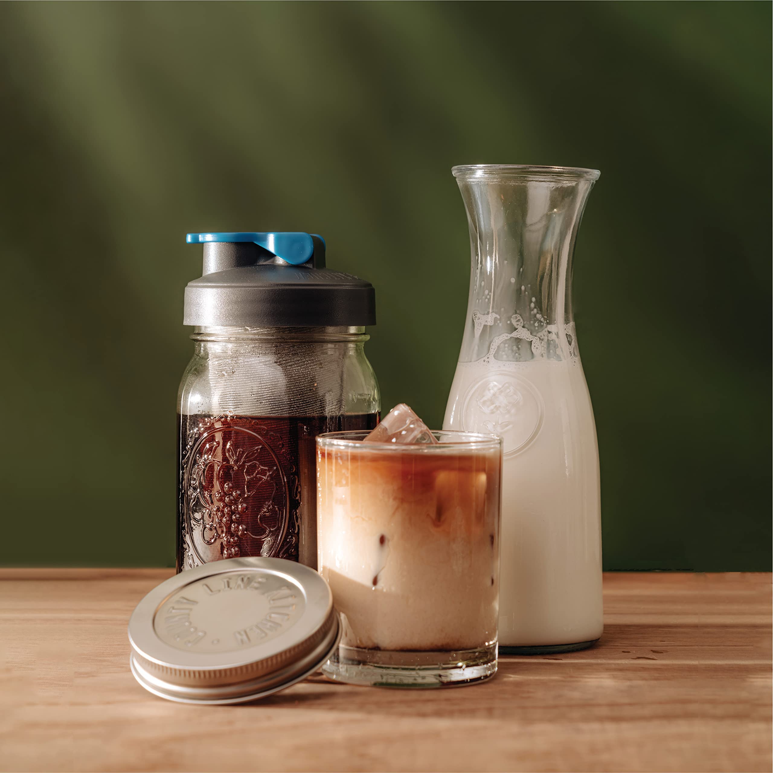 County Line Kitchen Cold Brew Coffee Maker, Mason Jar Pitcher - Heavy Duty Soda Lime Glass w/Stainless Steel Mesh Filter & Flip Cap Lid - Iced Tea & Coffee - 1 Qt (32 Oz), Gray/Blue Handle
