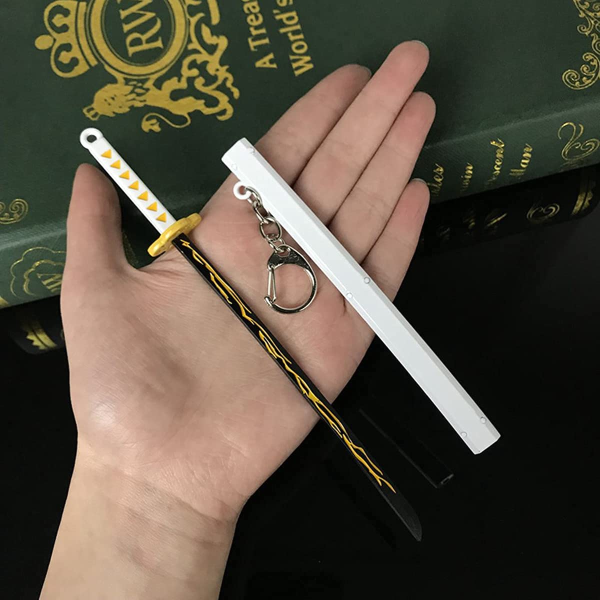DIYOOHOMY Anime Roronoa Zoro Figures Sword Keychains Mini Japanese Katana Cosplay Action Samurai Key Chain Tiny Weapon Fans Gift(Sasuke Black)