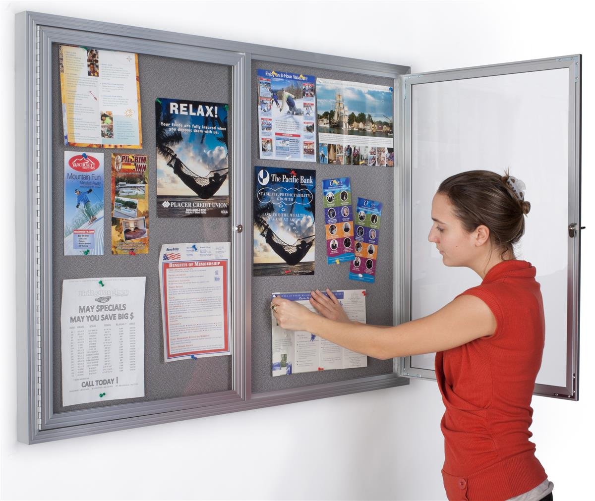 Displays2go 48 x 36 Inch Wall Mounted Enclosed Bulletin Board with 2 Doors, Locking, Aluminum (FBSW43SVLG)
