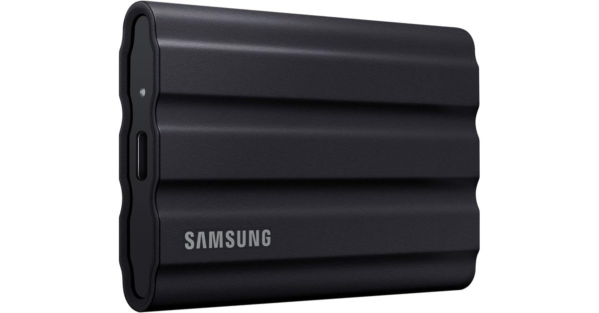 Samsung Portable SSD T7 Shield, 1TB, USB 3.2 Gen.2, 1050MB/s Read, 1000MB/s Write, Robust External Hard Drive Outdoor for Mac, PC and Smartphone, Black, MU-PE1T0S/EU