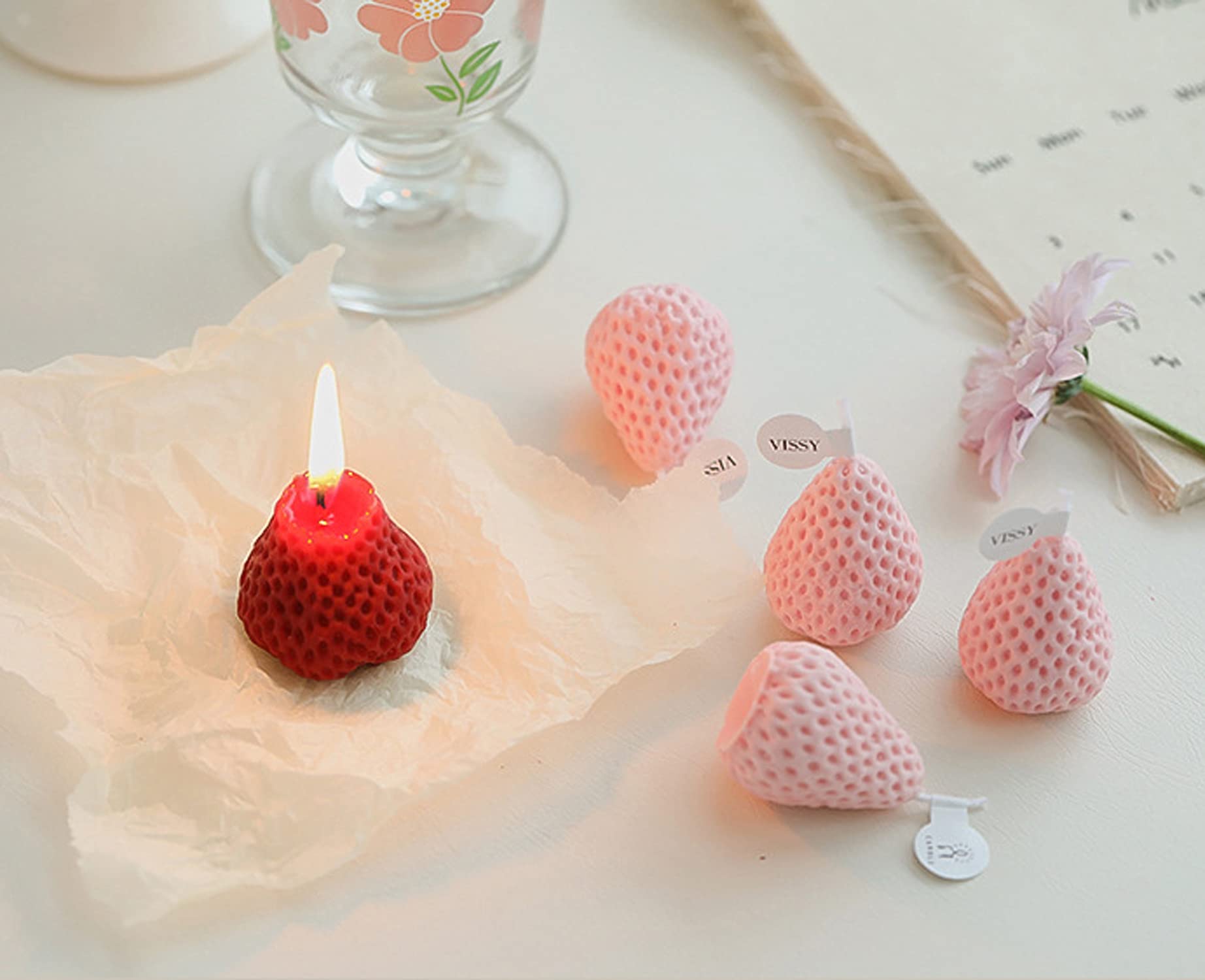 Strawberry Shaped Scented Candle,4PACK 75G Fruit Aroma Soy Wax Decorative Candle for Table Photo Prop Birthday Gift,Prefect for Meditation Stress Relief Mood Boosting Bath Yoga (Red)