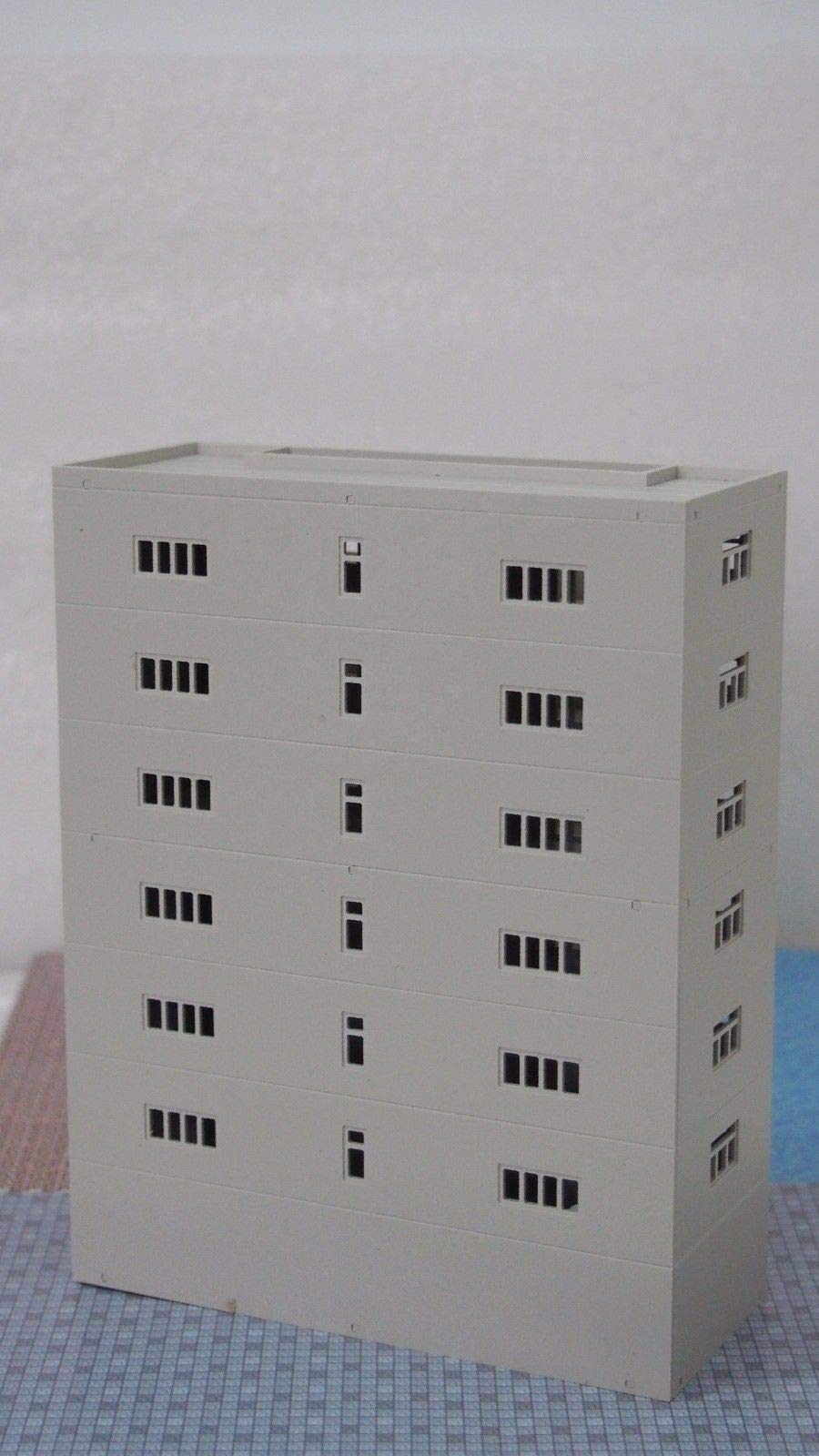 Outland Models Railway Modern Building Dormitory / School Grey N Scale 1:160