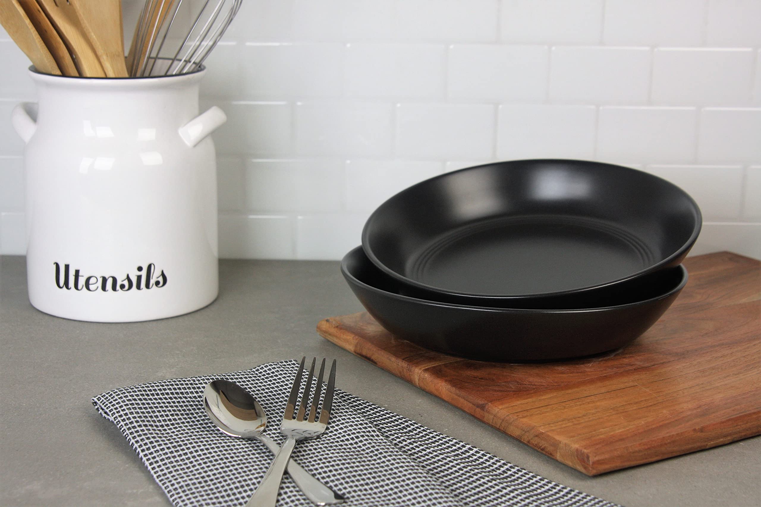 Double Line 9.5"/36 oz Dinner Bowl, Set of 2, Matte Black