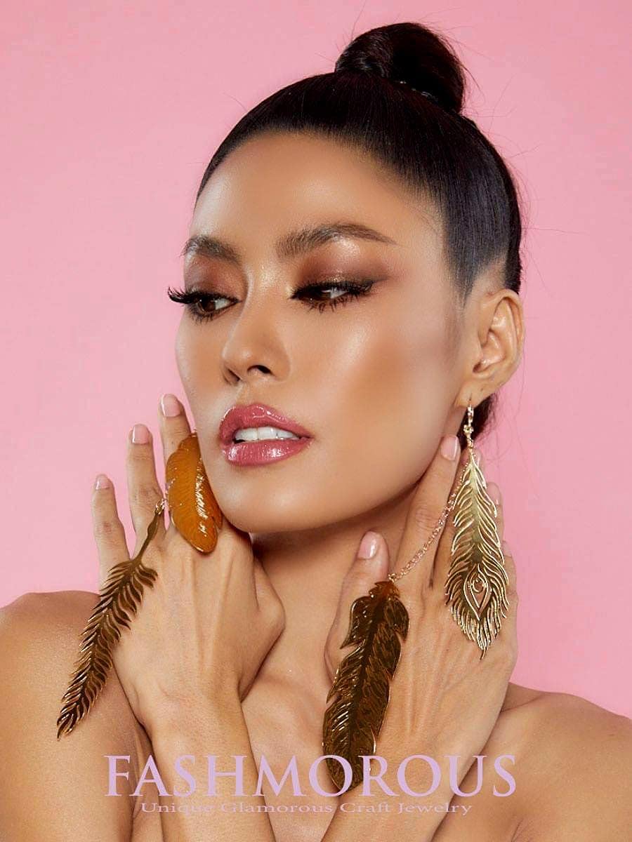 Fashmorous Gold Feather Earrings for Women Dangling Peacock Feather Earrings Gold Peacock Feather Earrings for Women Dangle Peacock Feather Earrings Long