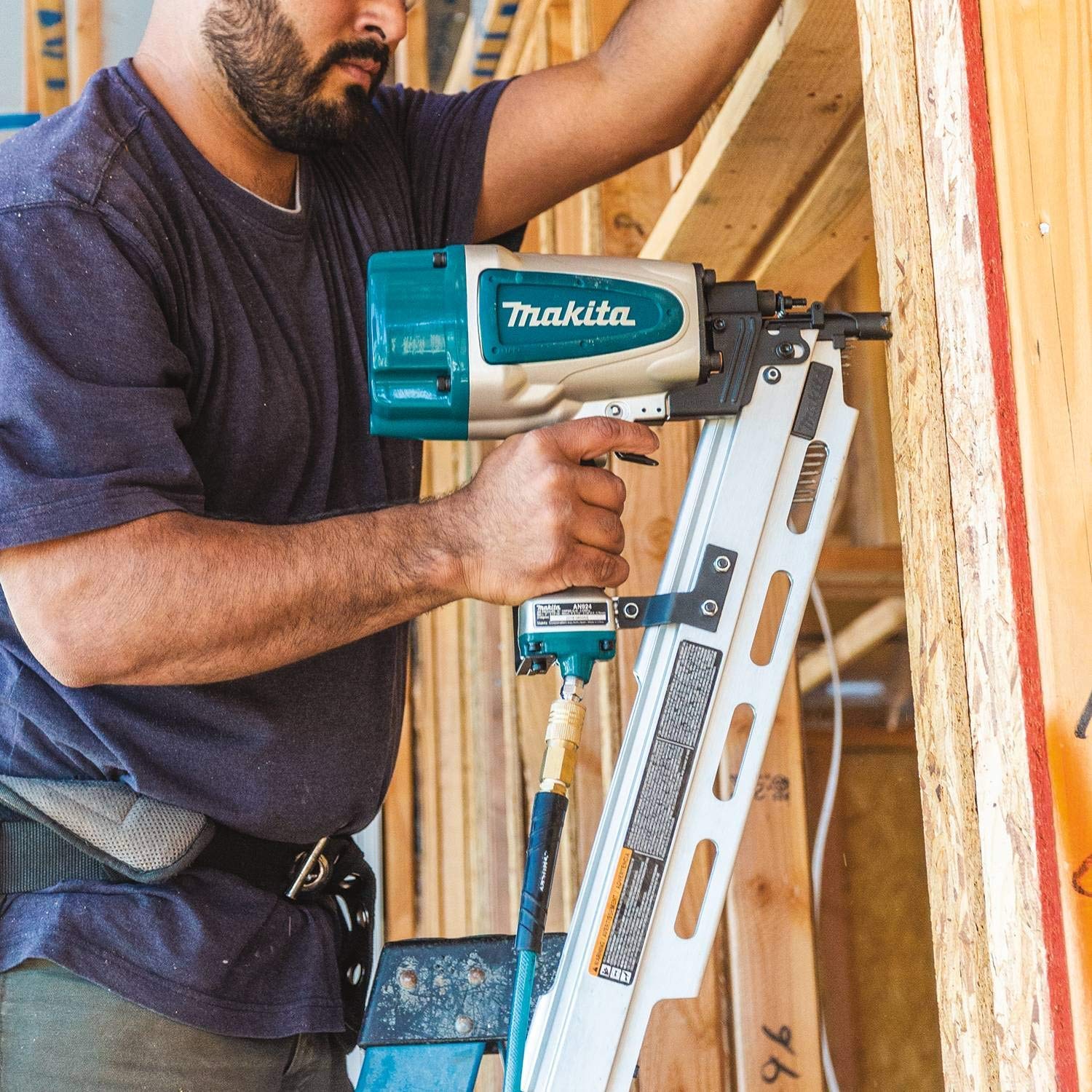 Makita AN924-R 21-Degree Full Round Head 3-1/2 in. Framing Nailer (Renewed)