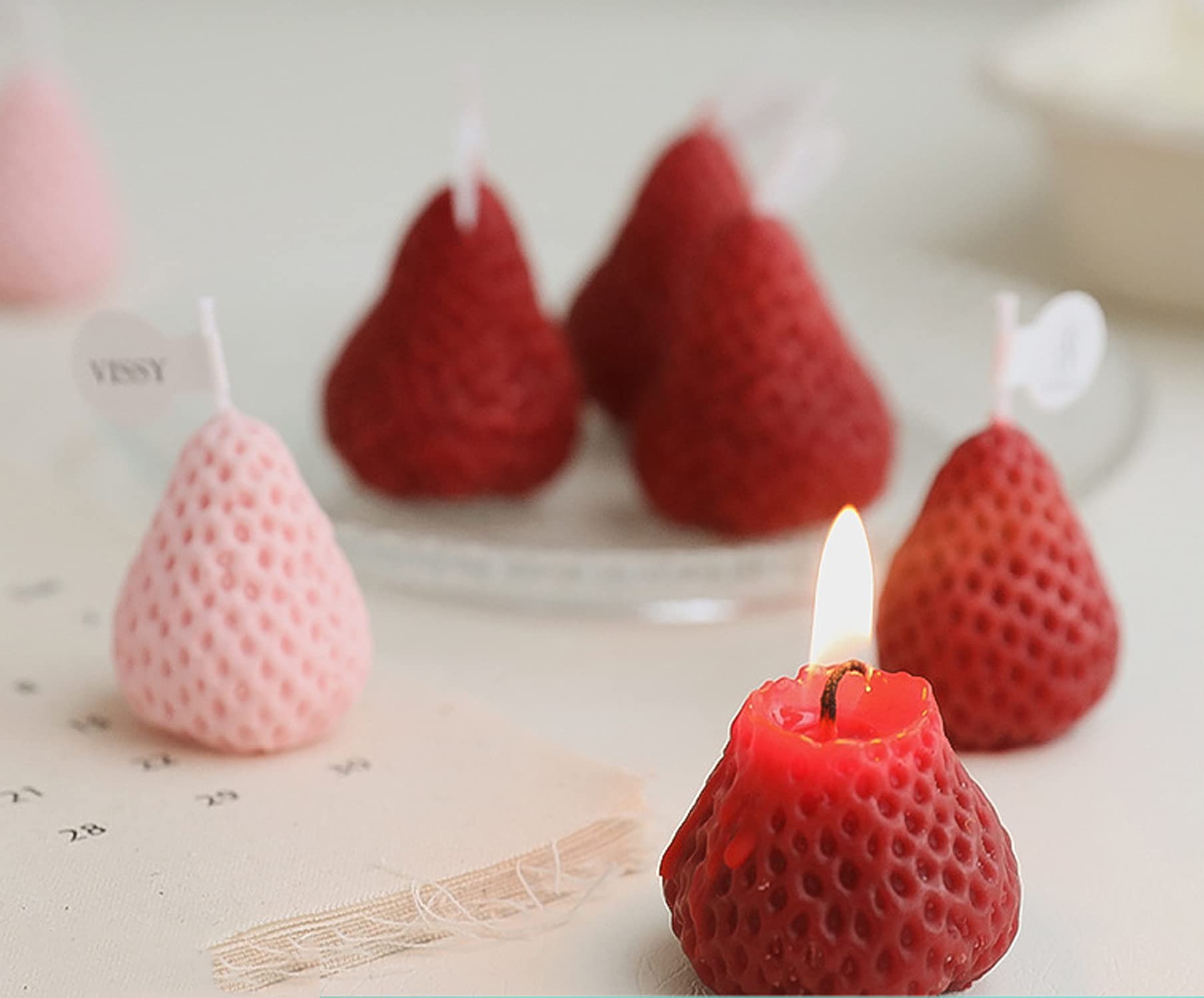 Strawberry Shaped Scented Candle,4PACK 75G Fruit Aroma Soy Wax Decorative Candle for Table Photo Prop Birthday Gift,Prefect for Meditation Stress Relief Mood Boosting Bath Yoga (Red)