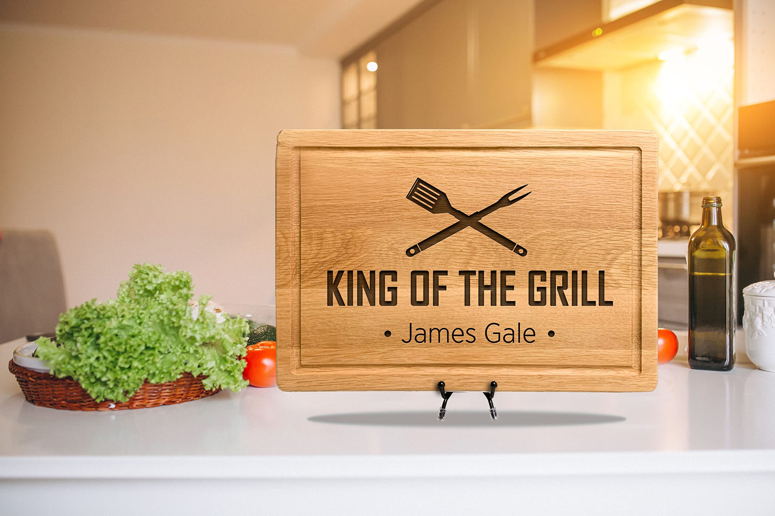 King of the Grill, Cutting Board, Personalized Cutting Boards for Men and Dad, Fathers Day, Dad's Birthday, Christmas Gift, Custom Cooking Gift, BBQ Gifts, Kitchen Gift, With Apron and Display Stand