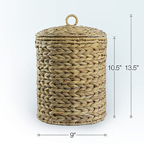 Round Water Hyacinth Wicker Waste Basket with Lid, Trash can Wastebasket, Garbage Container bin with Plastic Inlay - for Bathroom, Kitchen, Bedroom, Home Office Under Desk – Natural/Hand Woven