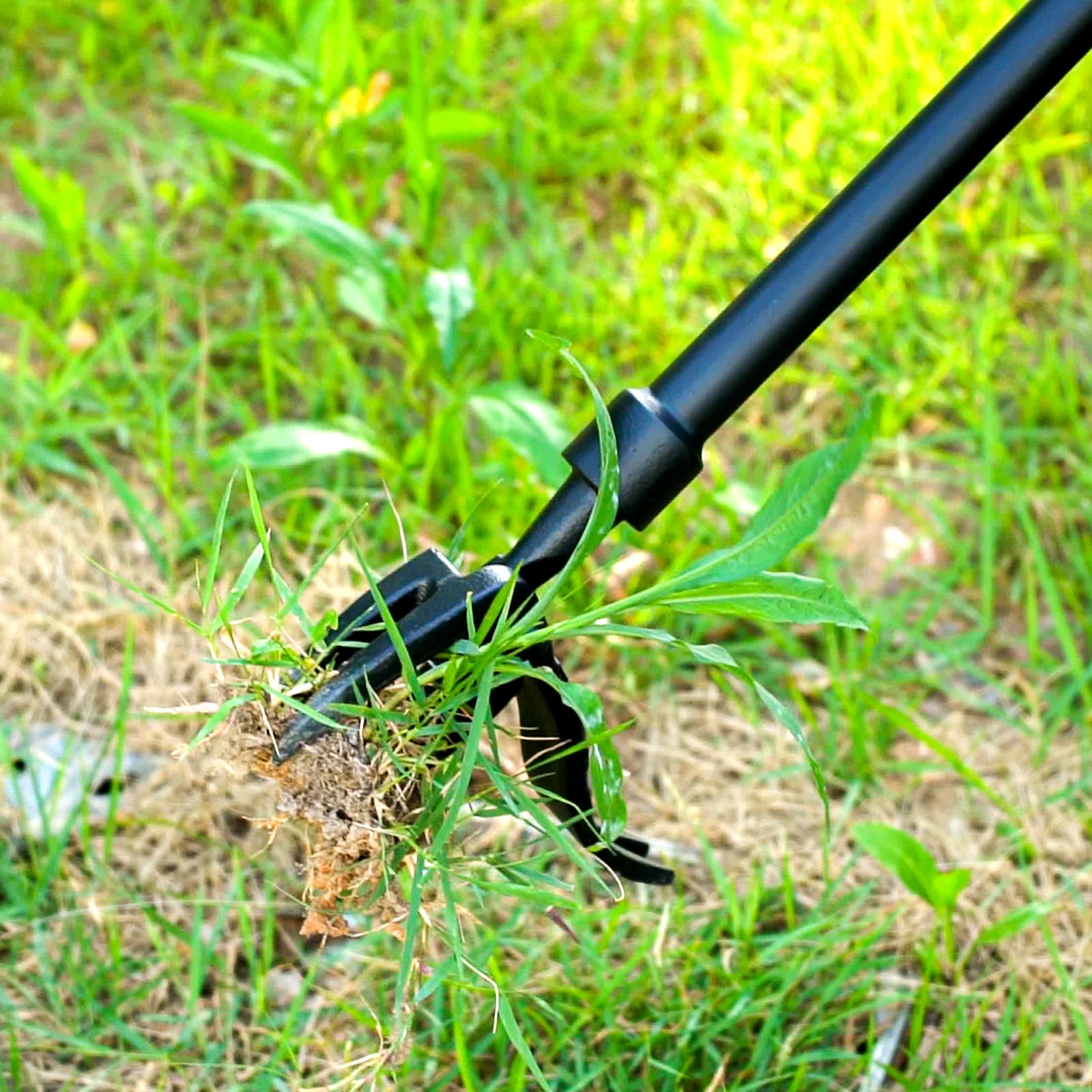 DMDMBSR Weed Puller Tool, Stand Up Weed Puller Long Handle Removable Steel Tube and Non-Slip 4 Claw Steel Head Design, Manual Weeders Easily Remove Dandelion Root Tool Gardening Patio Yard(47 in)