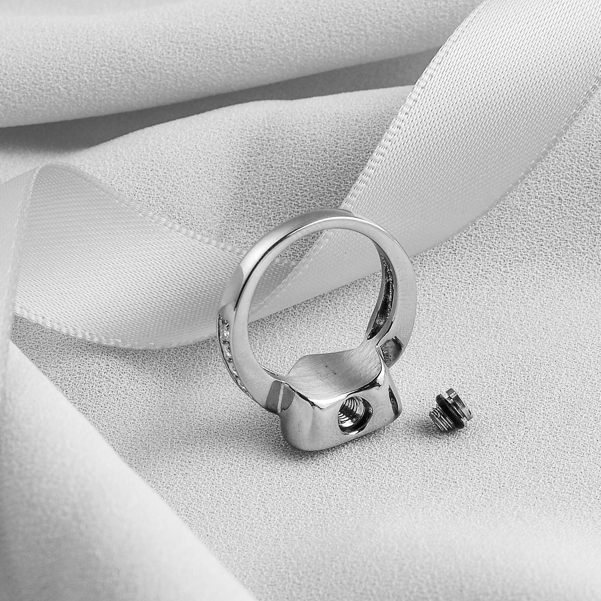 Crystal Inlay Love Heart Engravable Stainless Steel Cremation Ring Memorial Ring Rembrance Ring for Ashes Keepsake