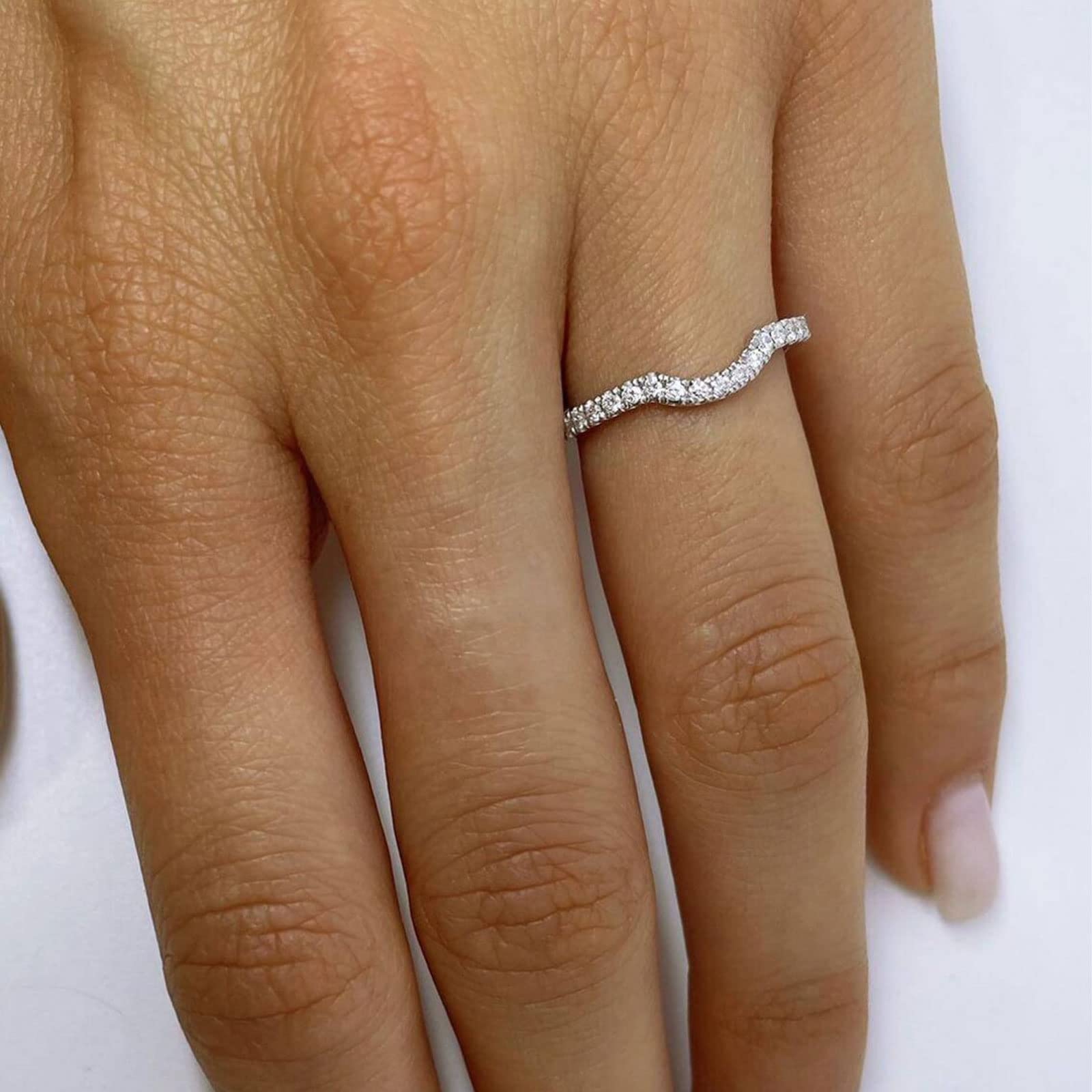CTIEIP 10K/14K/18K Gold 1/5 Carat Natural White Diamond Curved Wedding Band Stackable Ring Jewelry Gift for Wife (0.2Cttw, G-H Color, I2-I3 Clarity)