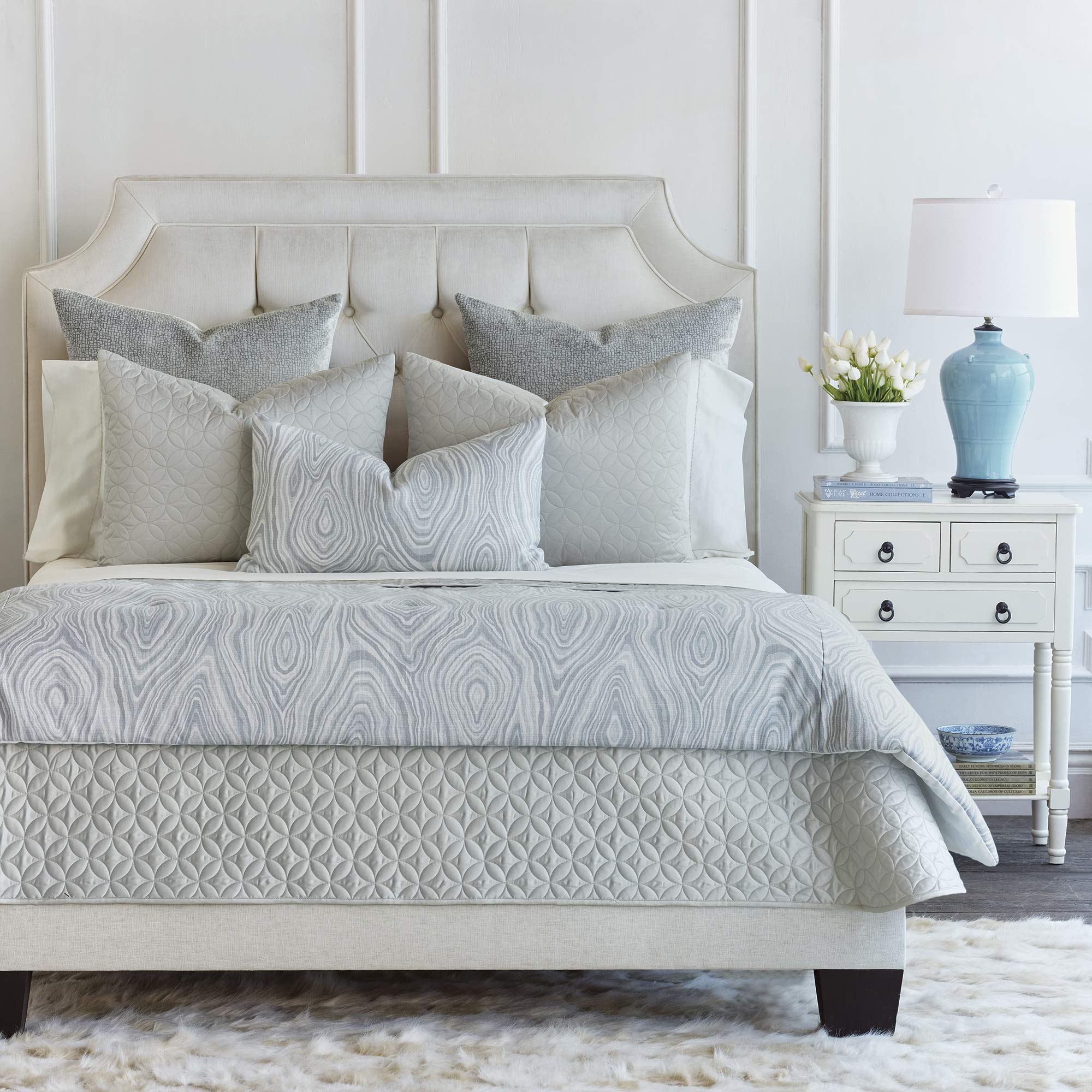 Eastern Accents Torro Luxury Geometric Queen, Silver Coverlet, King