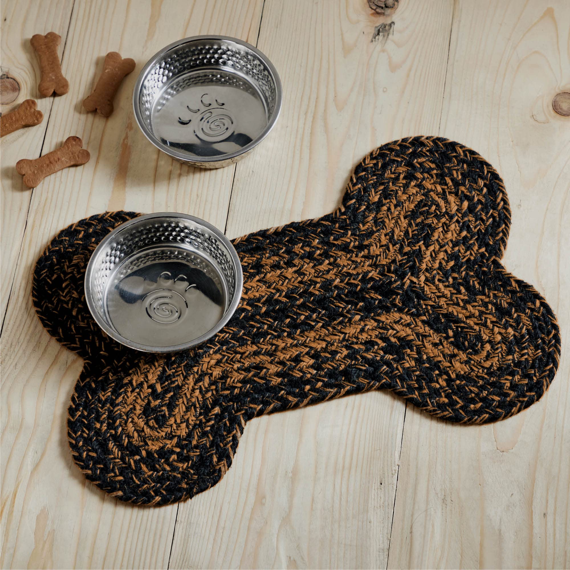 VHC Brands Black & Tan Bone Shape Indoor-Outdoor Rug, Recycled Polyester, Small, Black, 11.5x17.5