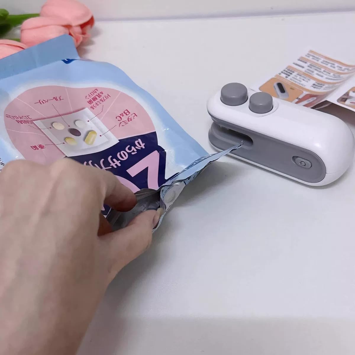 Mini Bag Sealer,Portable,Rechargeable Handheld Heat Vacuum Sealer,2 in 1 Sealer and Cutter, Portable Resealer Machine for Plastic Bags Food Storage Snacks Freshness,Magnetic attraction (White)