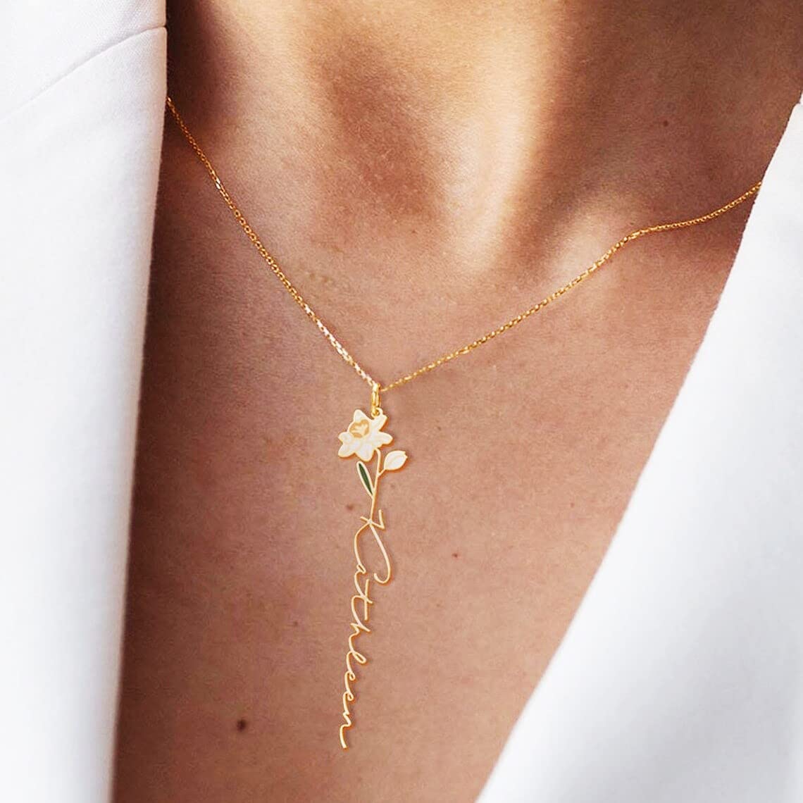 EVER2000 Birth Flower Name Necklace Personalized, Custom Engraved Floral Pendant Necklace Customized Birth Flower Pendant Necklace With Name For Women