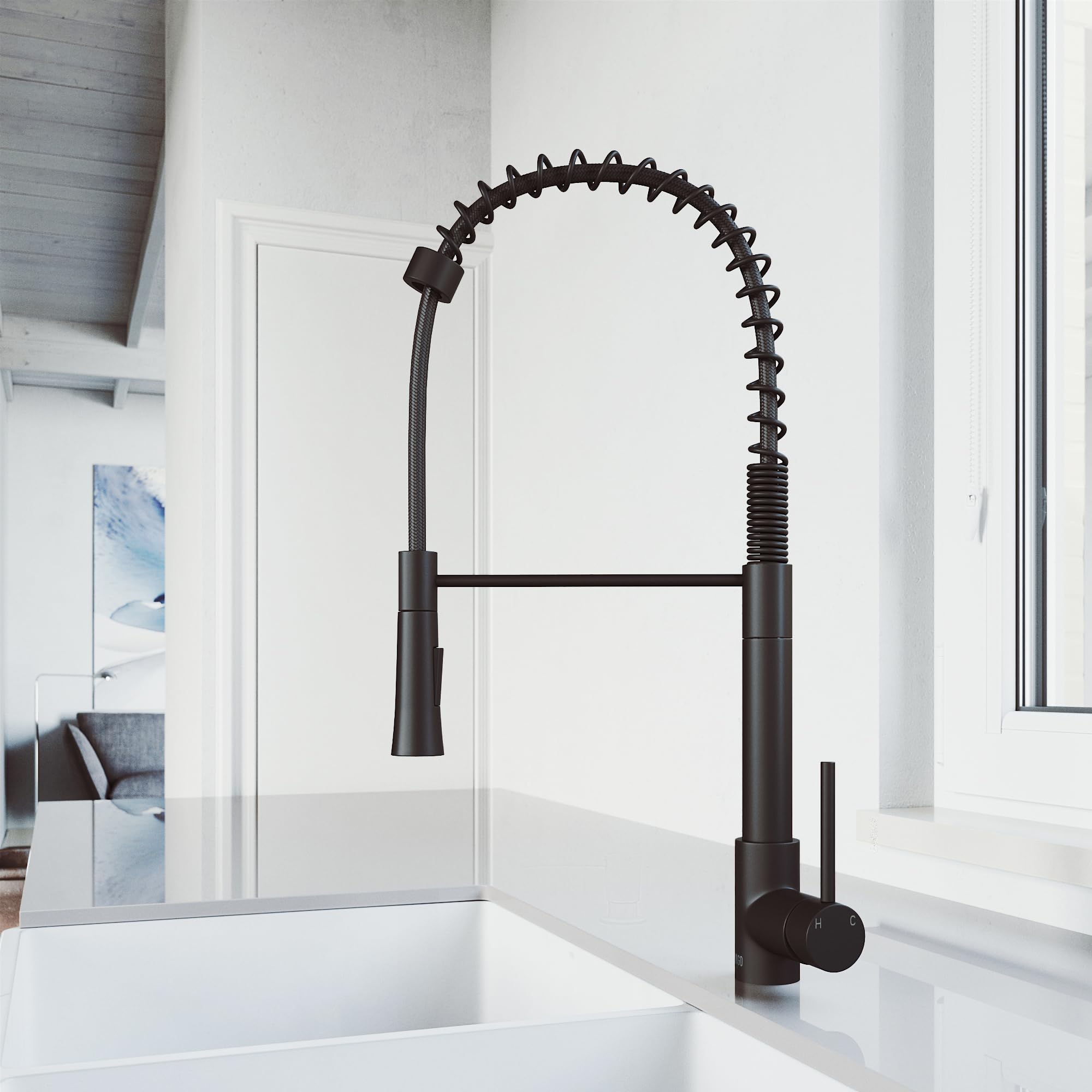VIGO VG02032MB 22" H Laurelton Single-Handle with Pull-Down Sprayer Kitchen Faucet in Matte Black