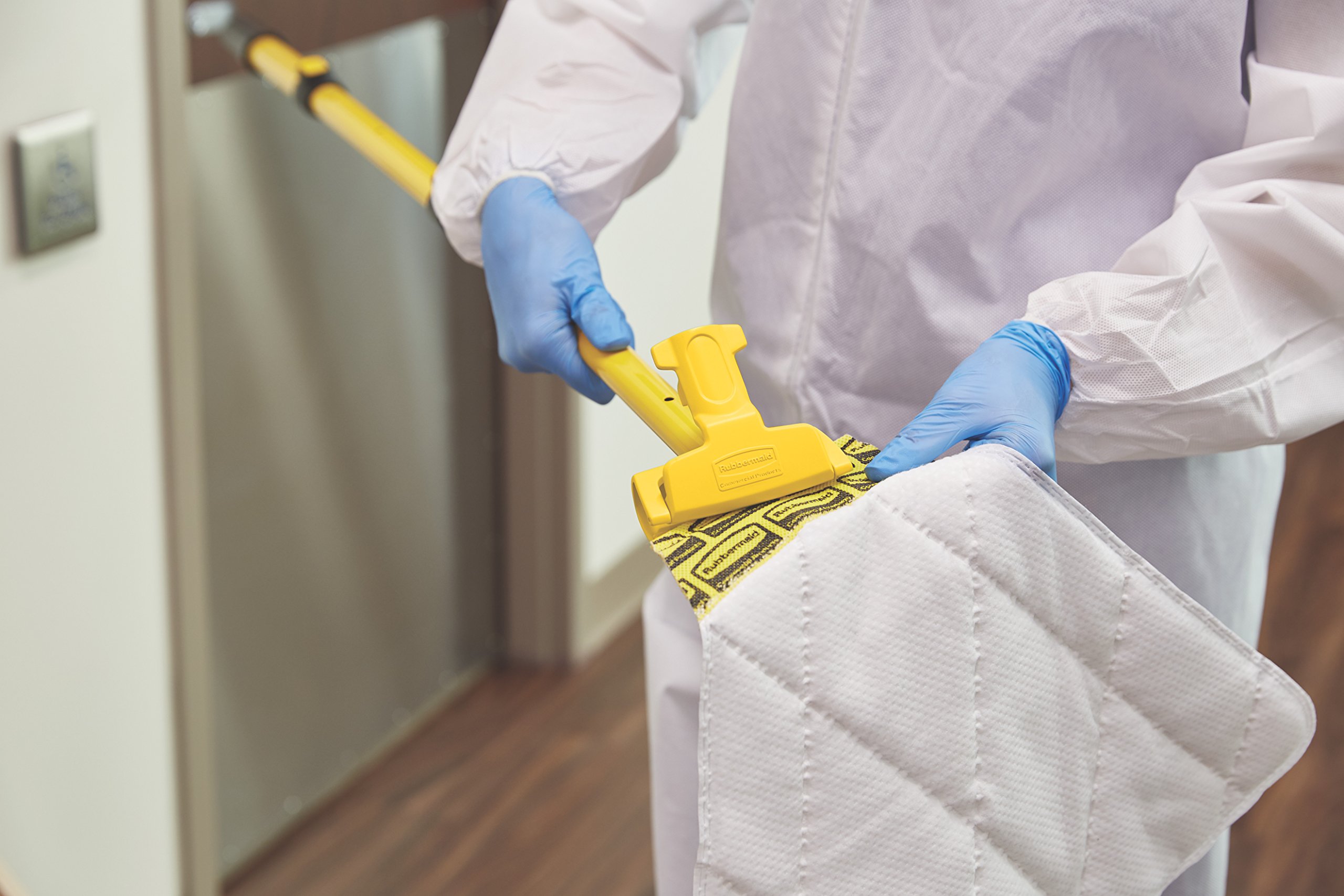 Rubbermaid Commercial Spill Mop Handle, Used with: 2017059 and 2017060, Yellow (2017161)