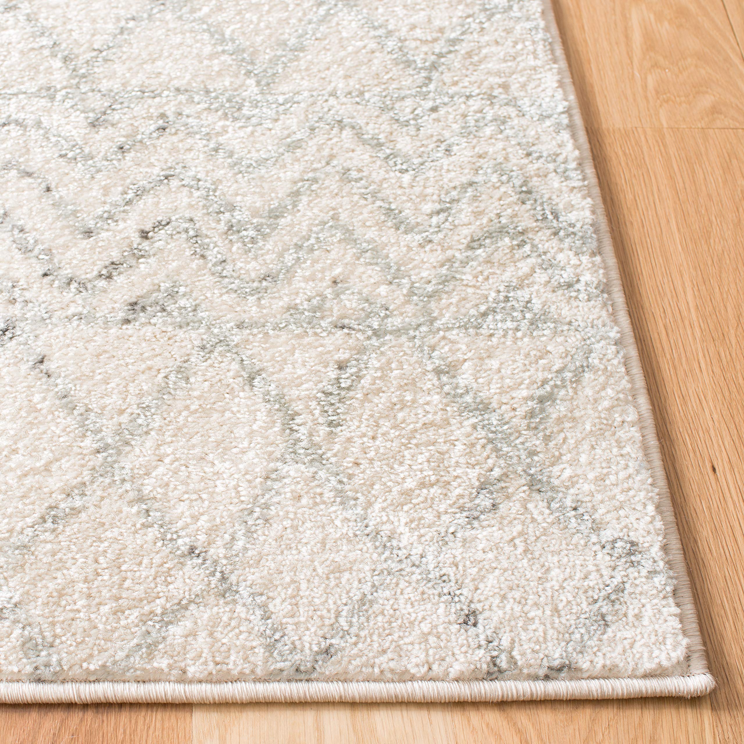 SAFAVIEH Tulum Collection 5' Square Ivory/Grey TUL270A Moroccan Boho Distressed Non-Shedding Living Room Bedroom Area Rug