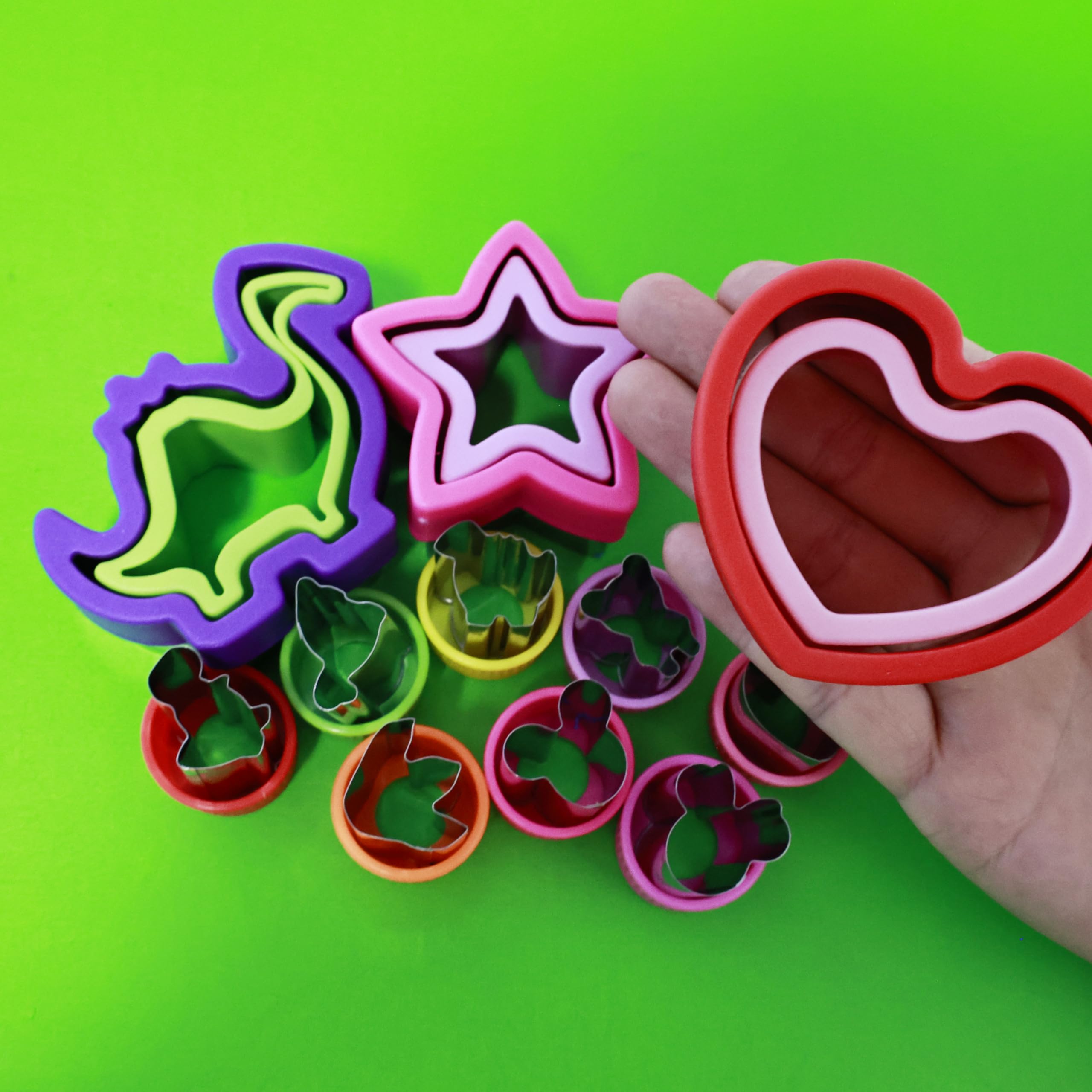 GELIFATLE Sandwich Cutter and Sealer Set, 3 Pcs 3 Inch Bread Sandwich Decruster Pancake Maker DIY Cookie Cutters for Kids Lunch Box -with 8 Pcs Fruit Vegetable Cutter Shapes Set