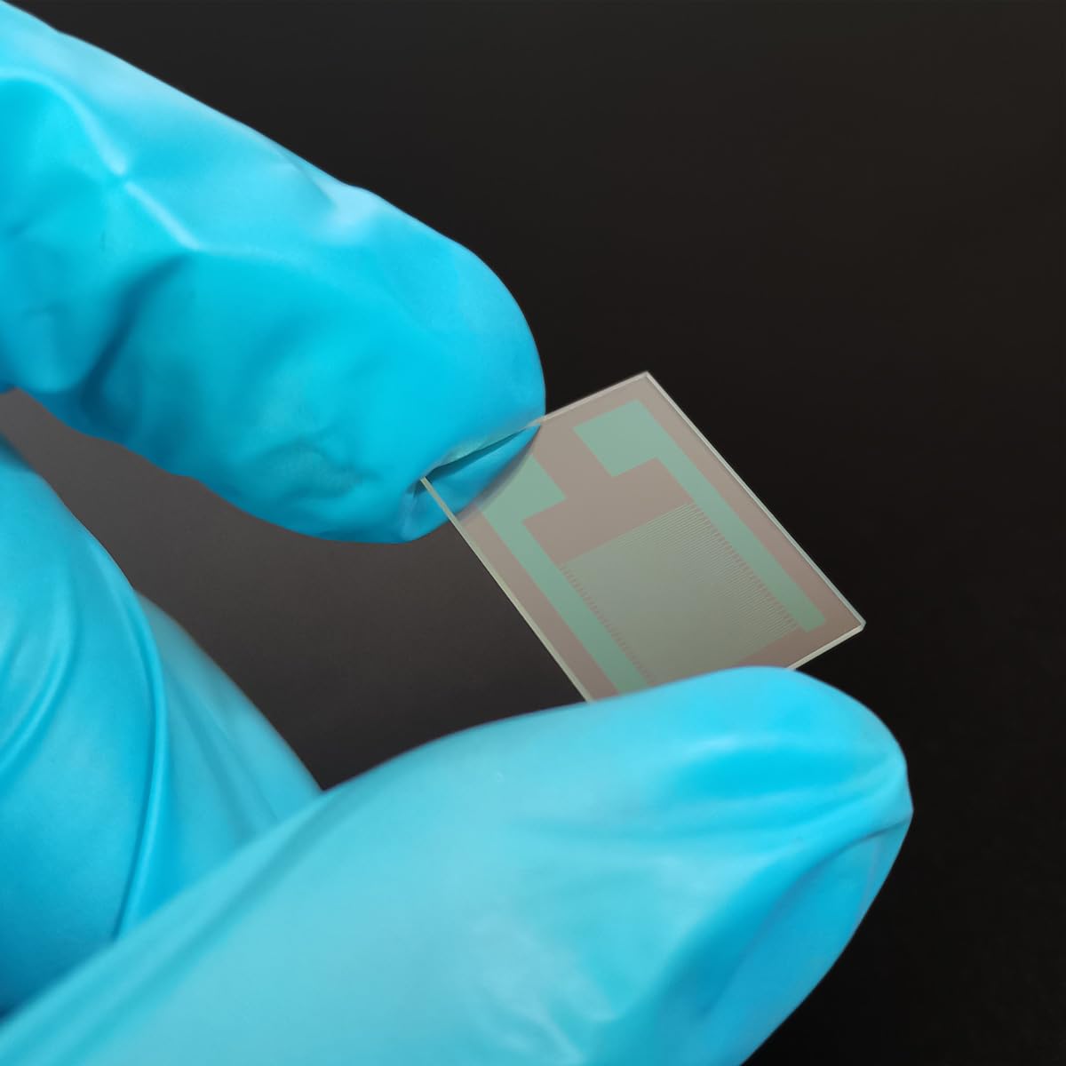 Qunguan IDE(Interdigital Electrode) on ito Glass 80μm Indium-Tin-Oxide Film Superpolar Conductivity Transparent Biosensor Medical Chemical Optical Sensor Chip (15mm×20mm, 12 pcs)