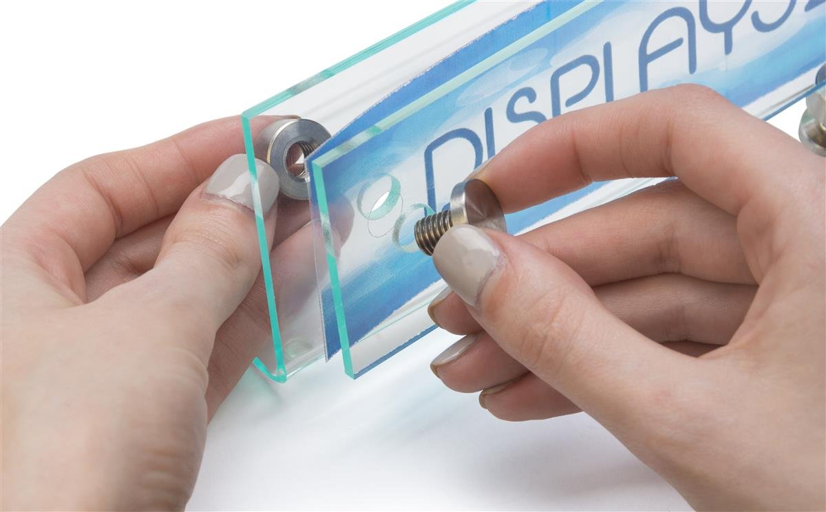 Displays2go D2G33603 8 x 2 Inch Acrylic Name Plate (NPSIGN82)