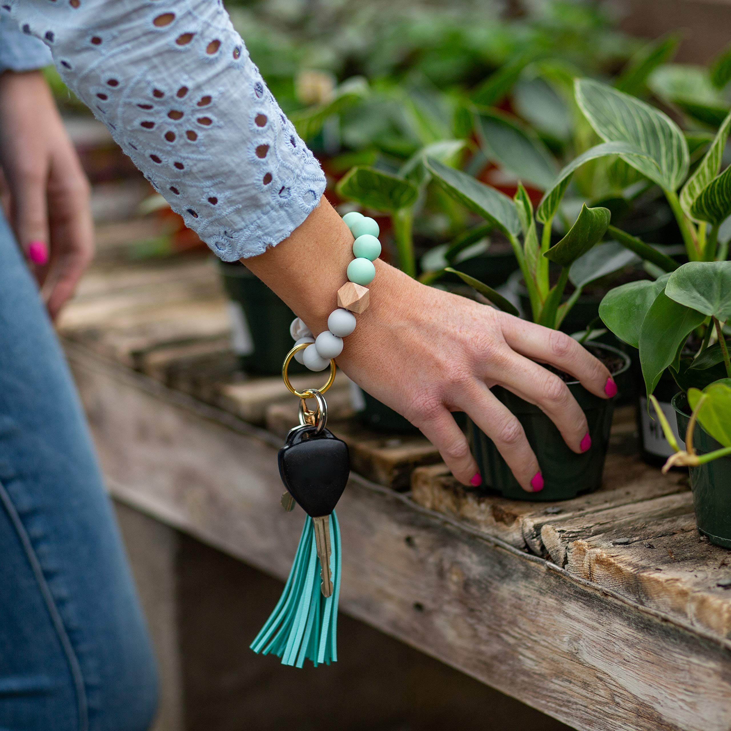 dizzy creek designs Keychain Bracelet, Women Silicone Beaded Bangle Key Ring Wristlet Leather Tassel