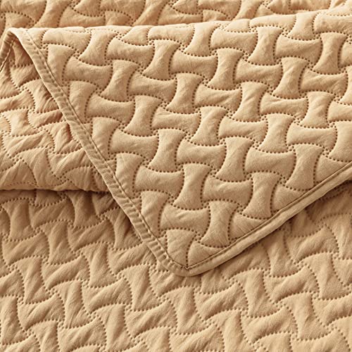 Yellow King Size Quilt Bedding Sets with Pillow Shams, Pumpkin Lightweight Soft Bedspread Coverlet, Quilted Blanket Thin Comforter Bed Cover for All Season Spring Summer, 3 Pieces, 104x90 inches