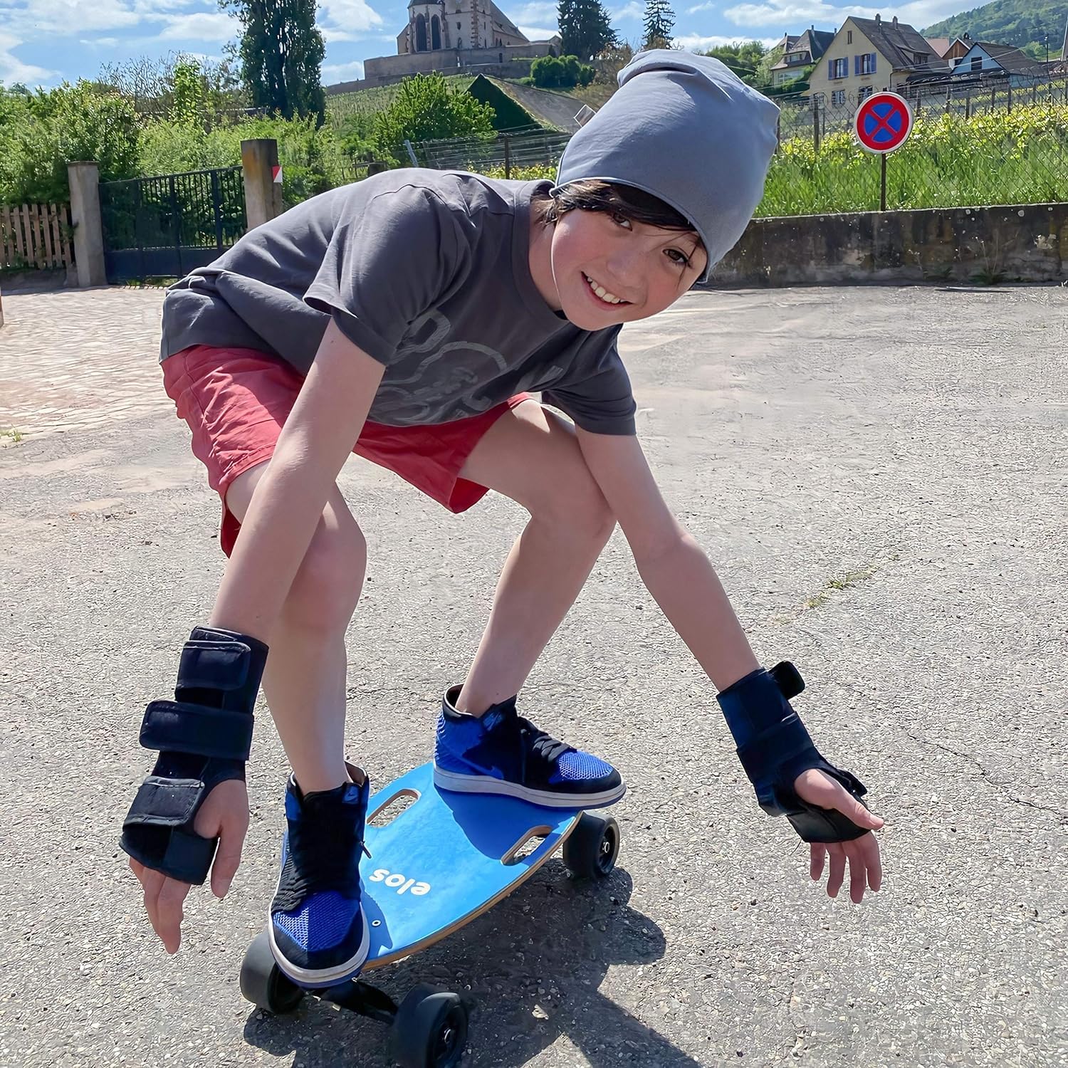 Elos Impact Wrist Guards for Skating Adult, Kids & Youth - Various Sizes, Comfy, Breathable & 3D Contouring - Ideal for Skateboard, Inline Skating, Rollerblade Men & Women (Wrist Guards, Small)