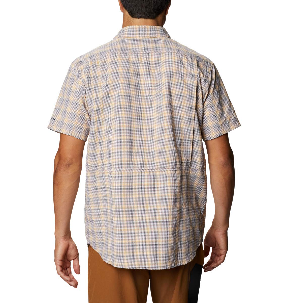 Columbia Men’s Silver Ridge Short Sleeve Seesucker Shirt, Moisture Wicking, Sun Protection, Mocha Gingham Ombre, Medium