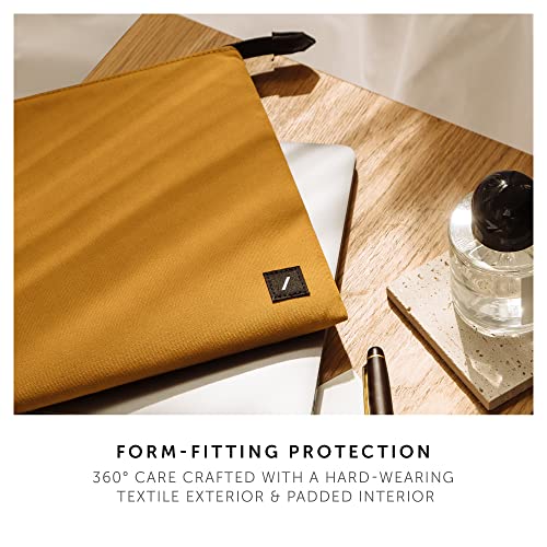 Native Union W.F.A MacBook Sleeve 14" – Minimalist Slim Sleeve Made of Recycled Materials with 360-Degree Protection – Compatible with MacBook Pro 14” M2 (2023), Pro 13” M2 & Air 13" M2 (2022) – Black