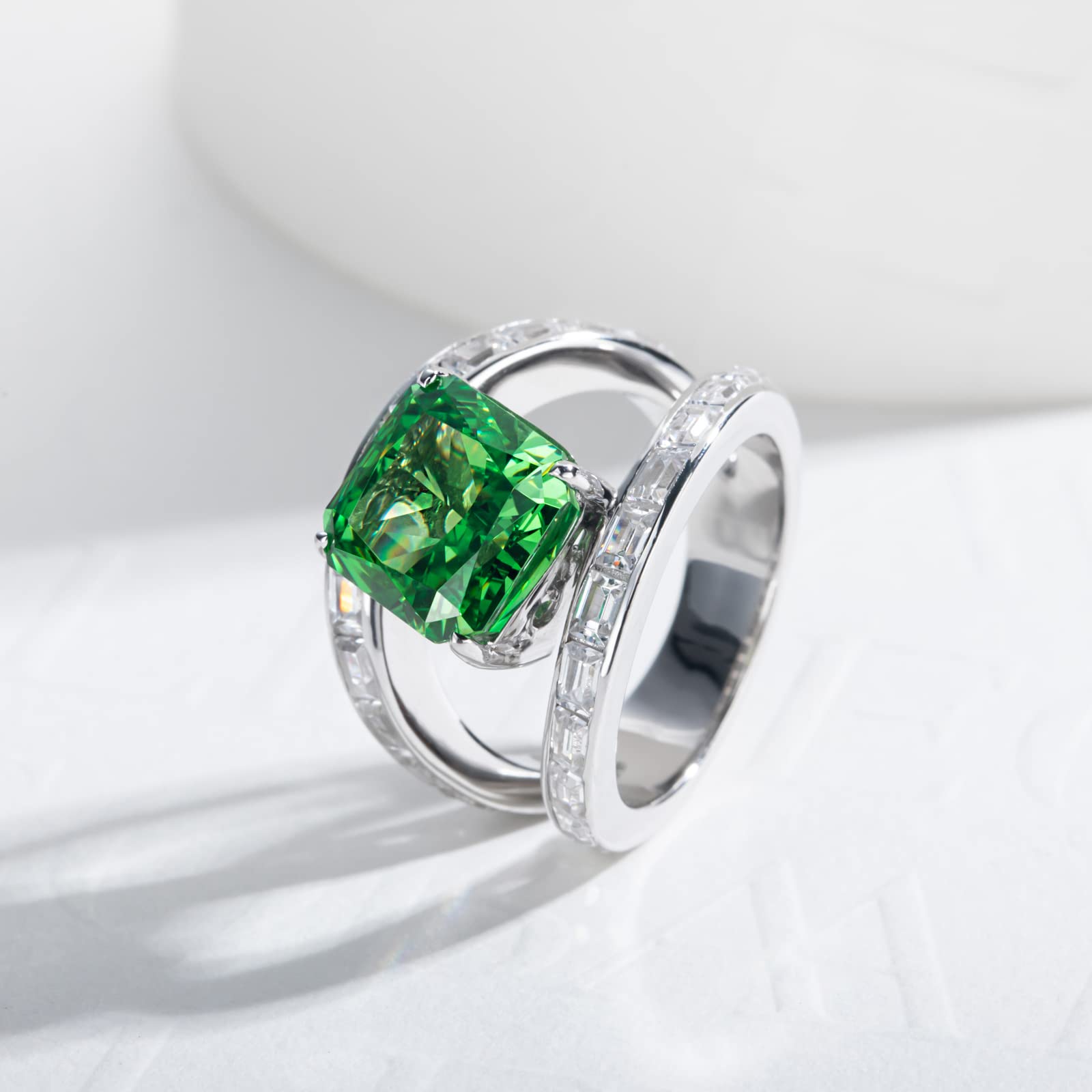 Gobaalele 7.90cttw Cubic Zirconia Engagement Ring,Split Shank Solitaire Statement Ring,Radiant Cut 5A Grade 5.5ct Simulated Emerald, Sterling Silver, Cubic Zirconia