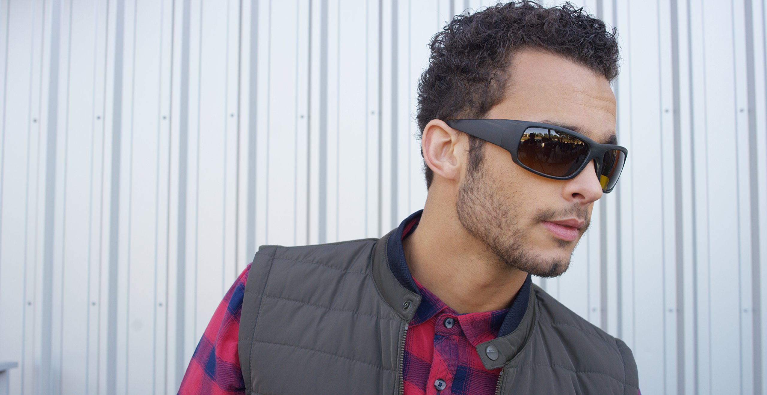 Eagle Eyes Wrap Around Sunglasses - Cozmoz Sports Sunglasses in Black Frame/Gradient Polarized Lens