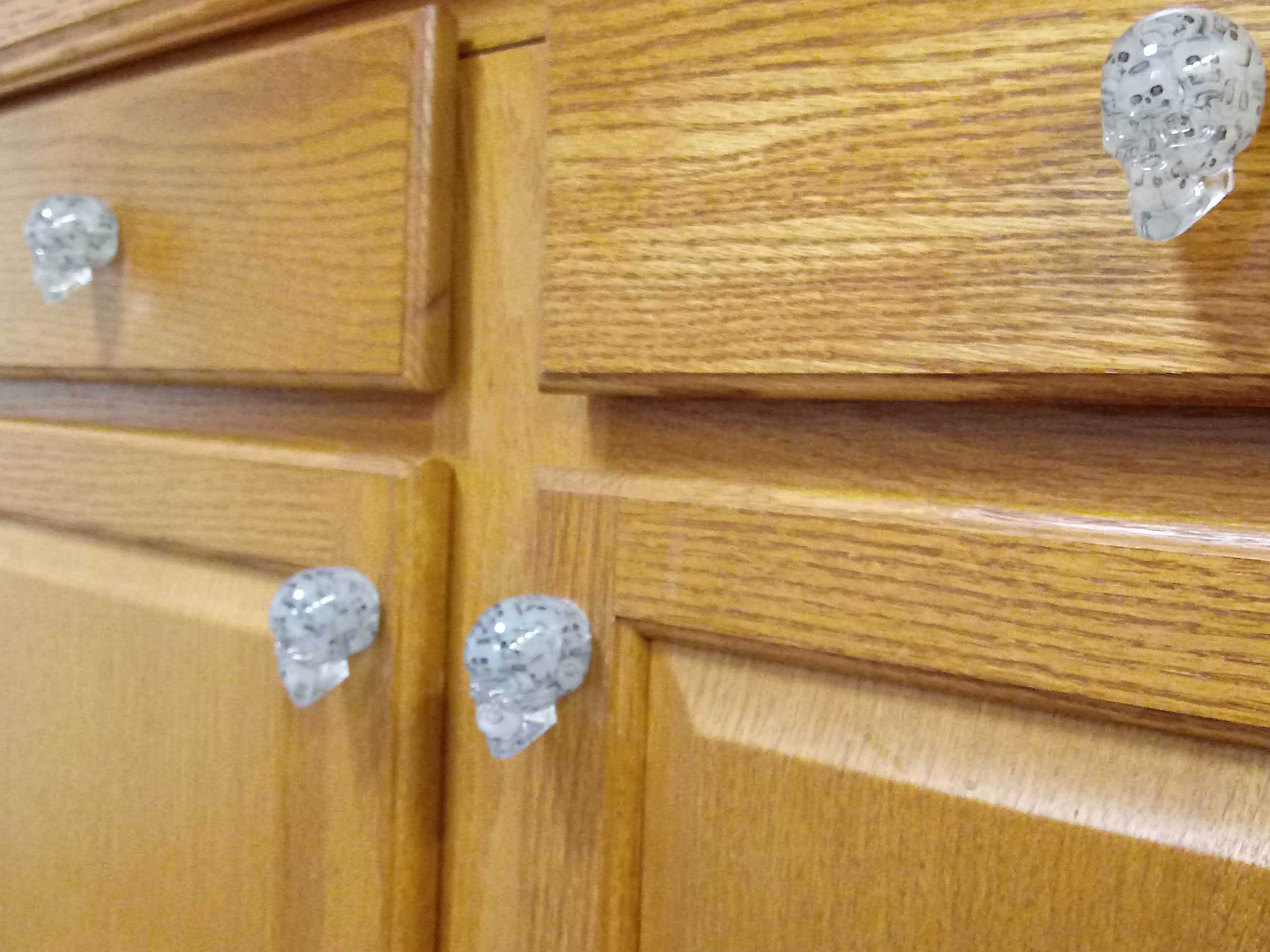 Glow in the Dark Skull Cabinet Knobs Gothic Halloween Metal Rock Witchy Handles Drawer Occult Grunge Skeleton Spooky Pirate Halloween Pulls