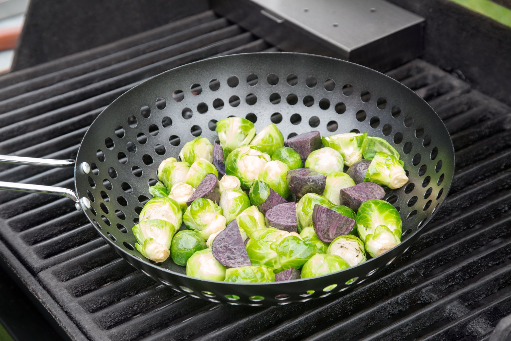 Fox Run Non-Stick Stir Fry Wok/Steamer, 17.5 x 11 x 4.5 inches, Black,5459