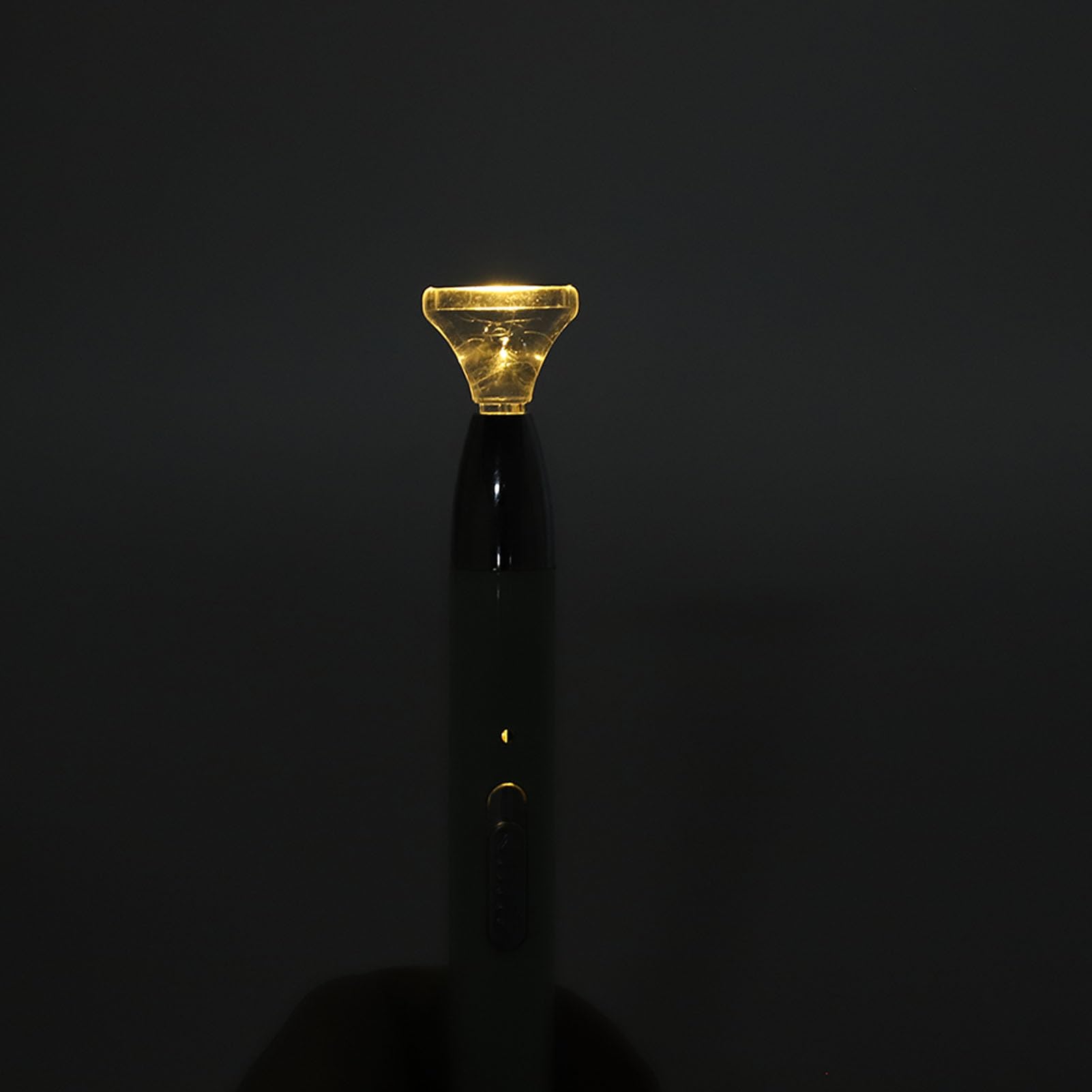 Luminous Rhinestone Painting Pen Ergonomic Rechargeable Embroidery Bead Picker Tool with 6 Heads Green