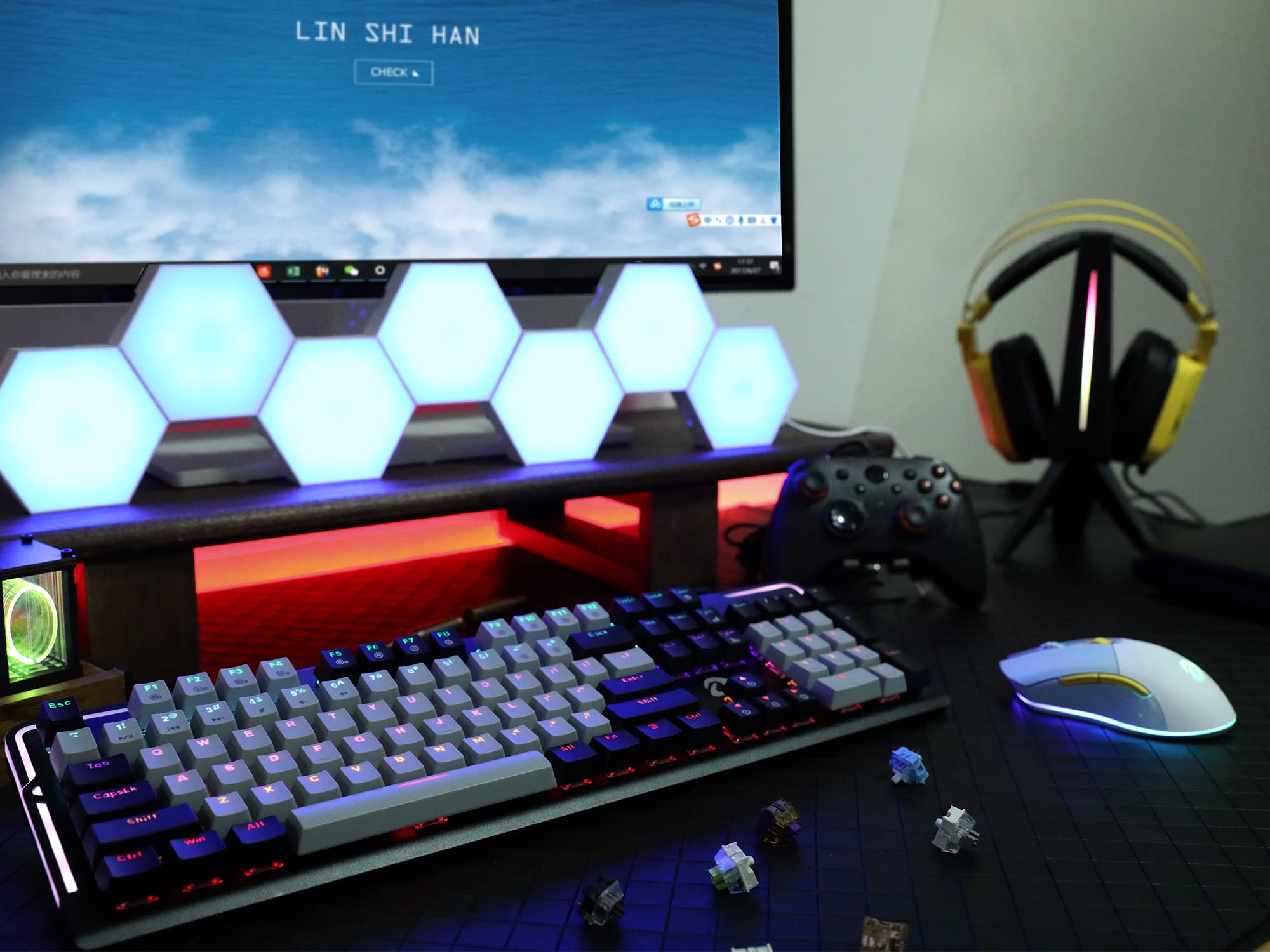 DAREU EK815s Mechanical Gaming Keyboard, Rainbow Blacklit Gaming Mechinical Keyboard with Removable Double-Shot Keycaps, Anti-ghosting, 104 Full Size (Blue Switch)