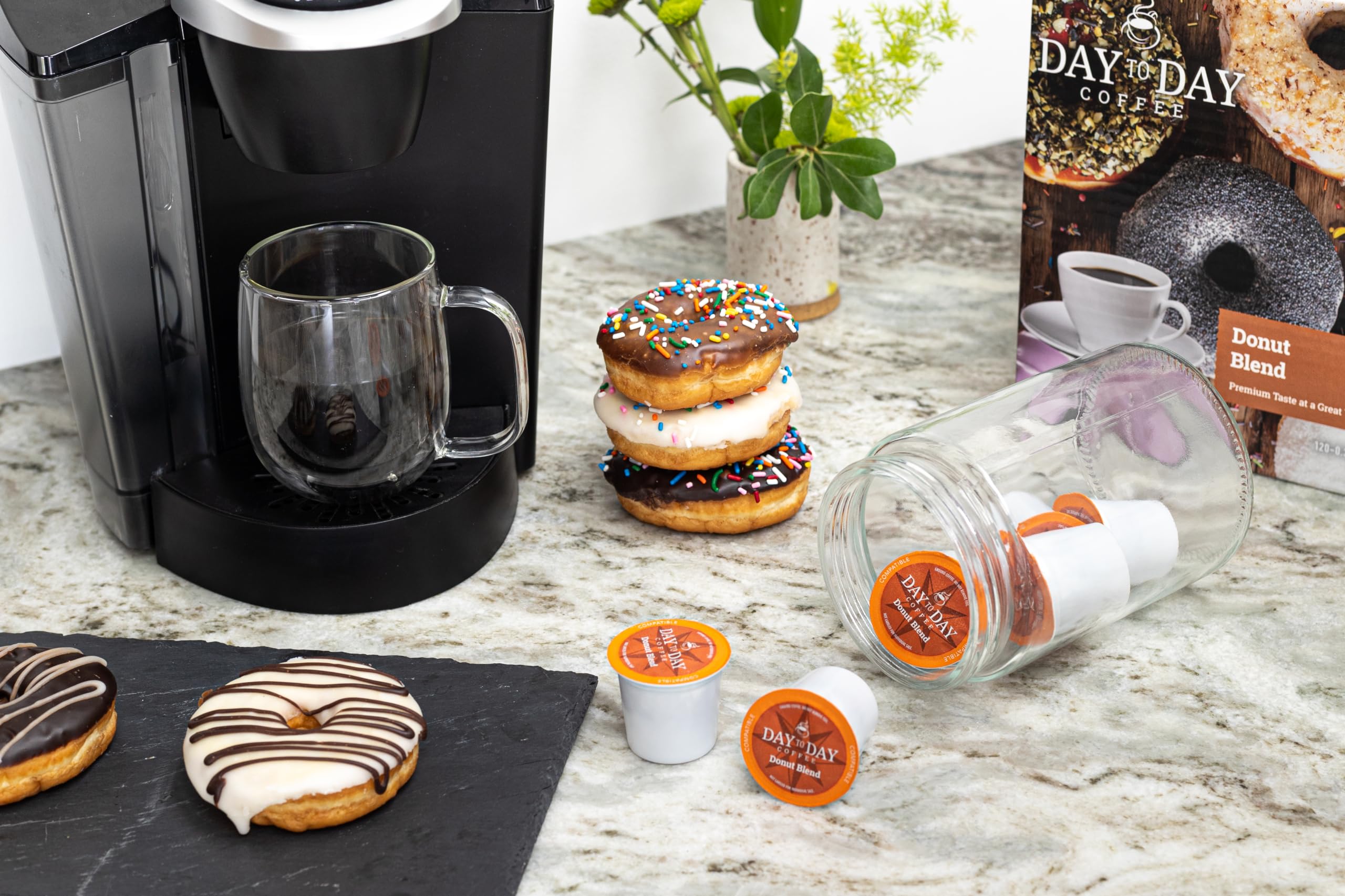 Day To Day 120-Count Donut Blend, Medium Roast Single Serve Coffee Pods for K-Cup Keurig Brewers (Donut Blend, 120 Count (Pack of 1))