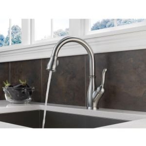 Delta Faucet Leland Touch Kitchen Faucet Brushed Nickel, Kitchen Faucets with Pull Down Sprayer, Kitchen Sink Faucet, Touch Faucet for Kitchen Sink, Touch2O Technology, Arctic Stainless 9178T-AR-DST