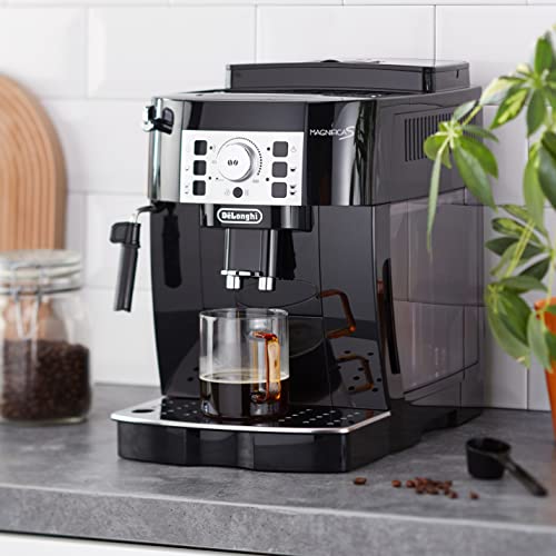 De'Longhi Magnifica S ECAM22.110.B, Coffee Maker with with Milk Frother, Automatic Espresso Machine with 2 Hot Coffee Drinks Recipes, Soft-Touch Control Panel, 1450W, Black