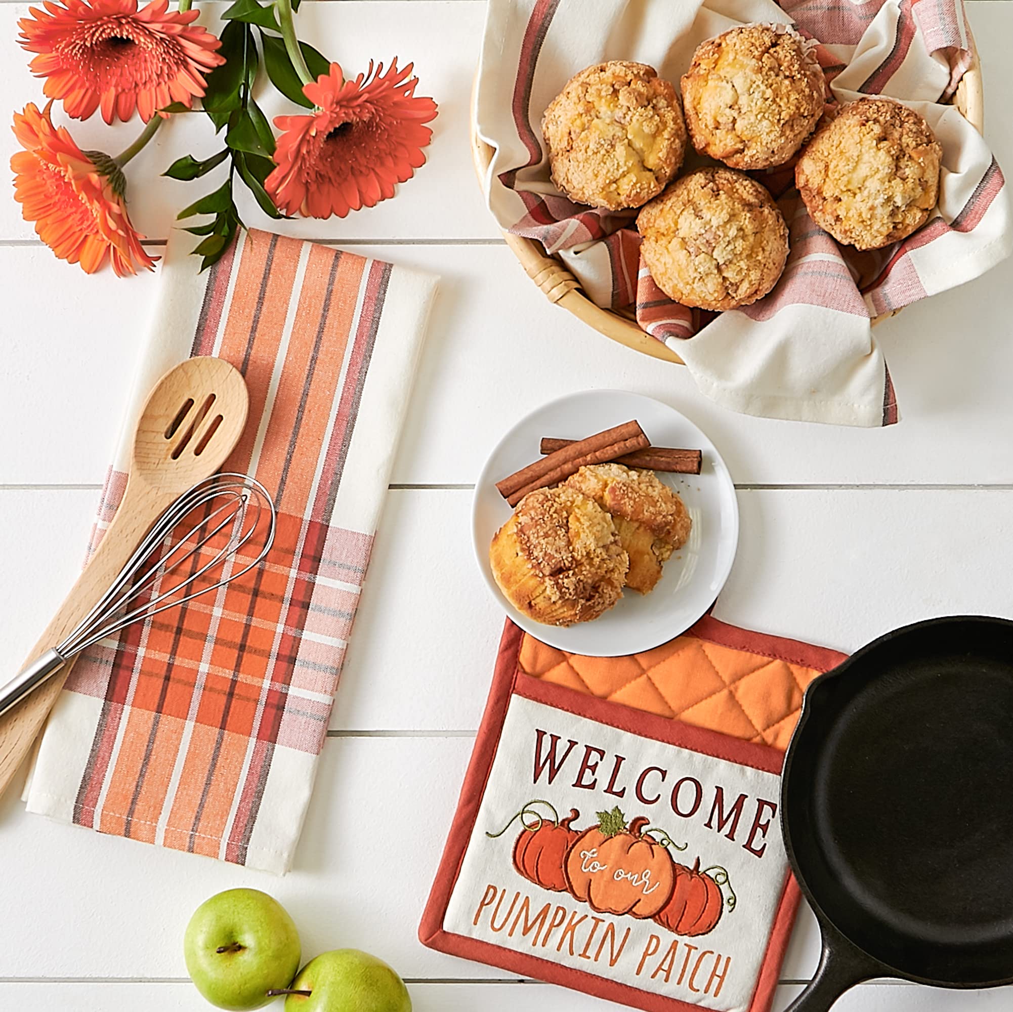 DII Fall Kitchen Décor Collection Dish Towel & Potholder Hostess Gift Set, Pumpkin Patch, 3 Piece