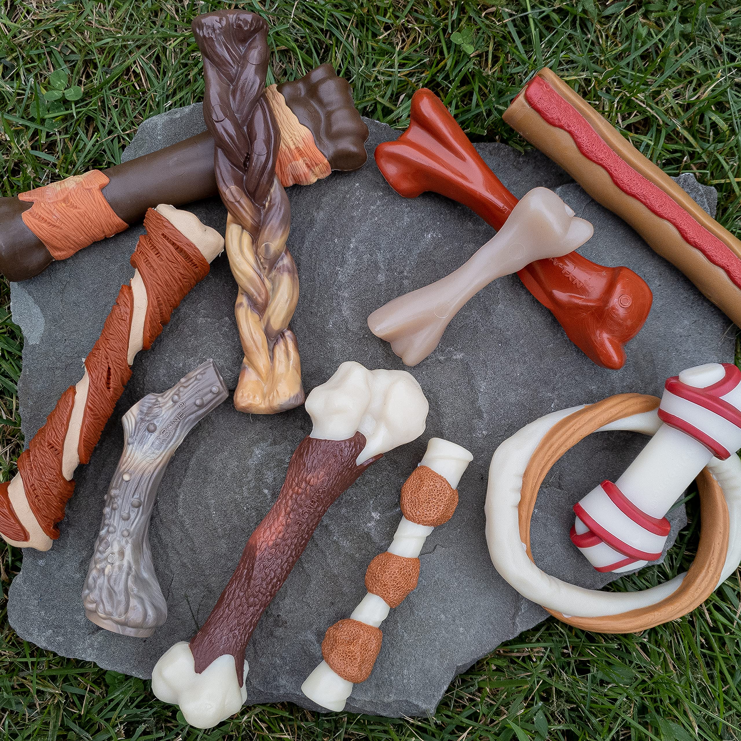 Nylabone Power Chew Braided Rawhide Bully Stick Alternative Nylon Chew Toy for Dogs, Dog Toys for Aggressive Chewers, Beef Flavor, Large/Giant (1 Count)
